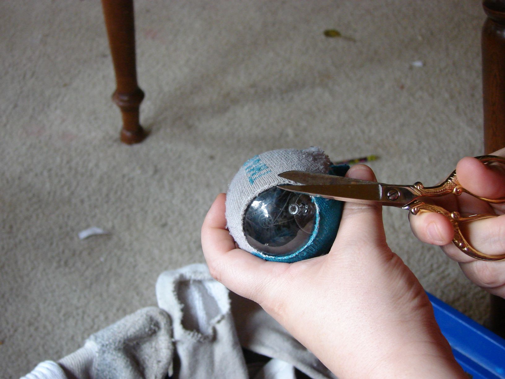 How to Mend a Sock : 8 Steps (with Pictures) - Instructables