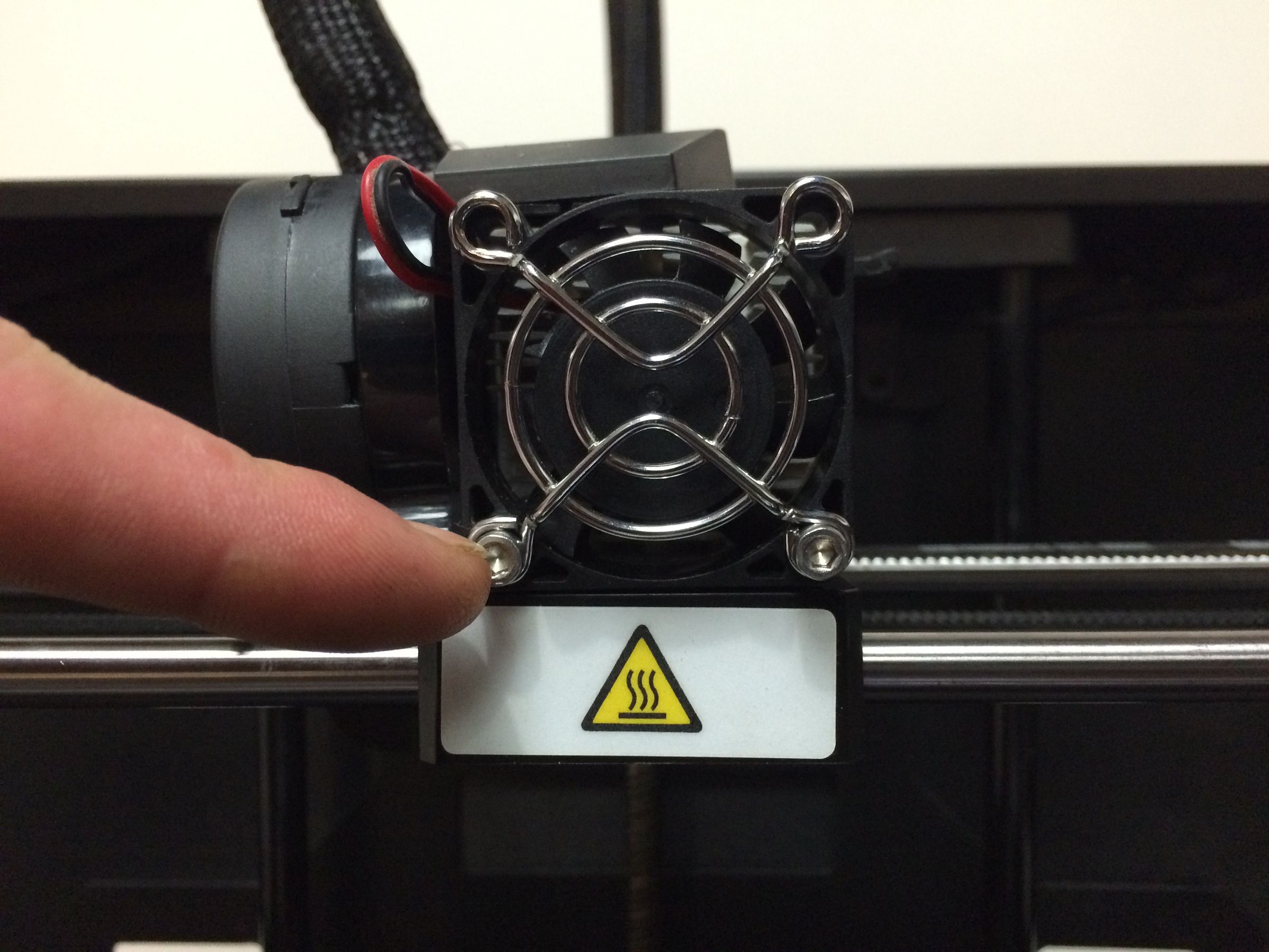 Replacing Front Fan on Makerbot Replicator 2: : 8 Steps - Instructables