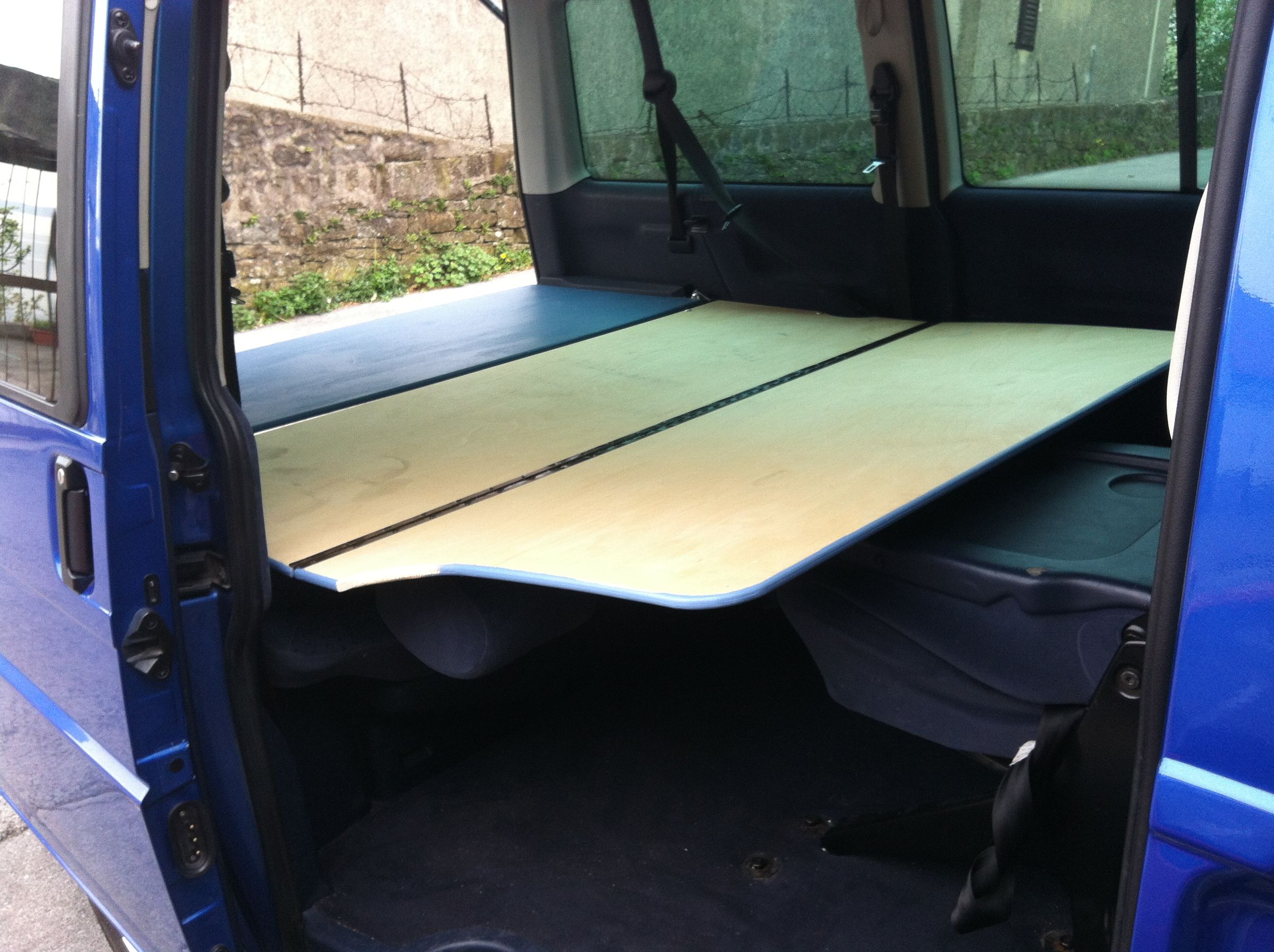 Simple Conversion of VW T4 Caravelle 9 Seats in a Campervan : 8 Steps ...