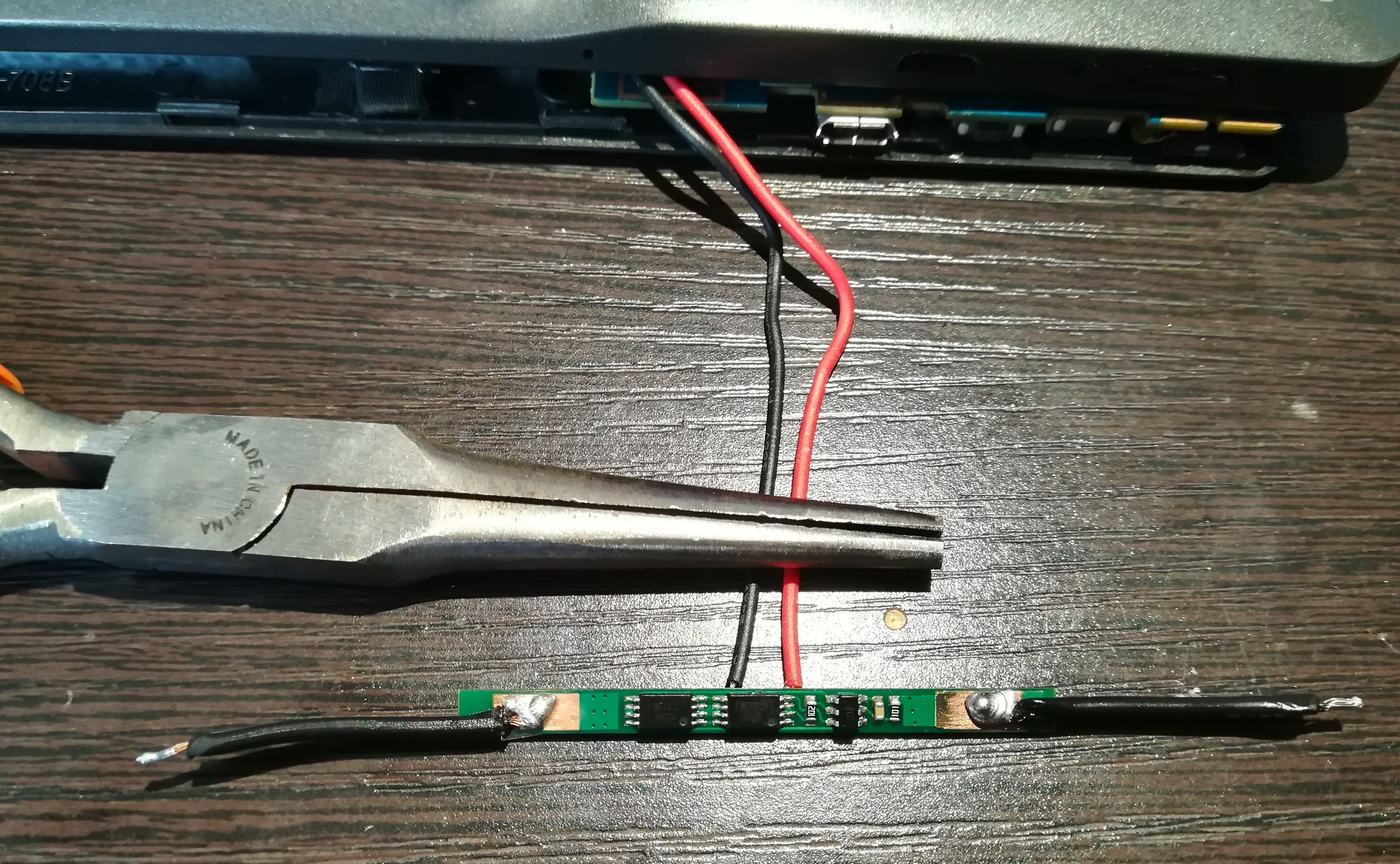 Easily Modify Android Tab Battery With 18650 LiPo Battery : 5 Steps ...