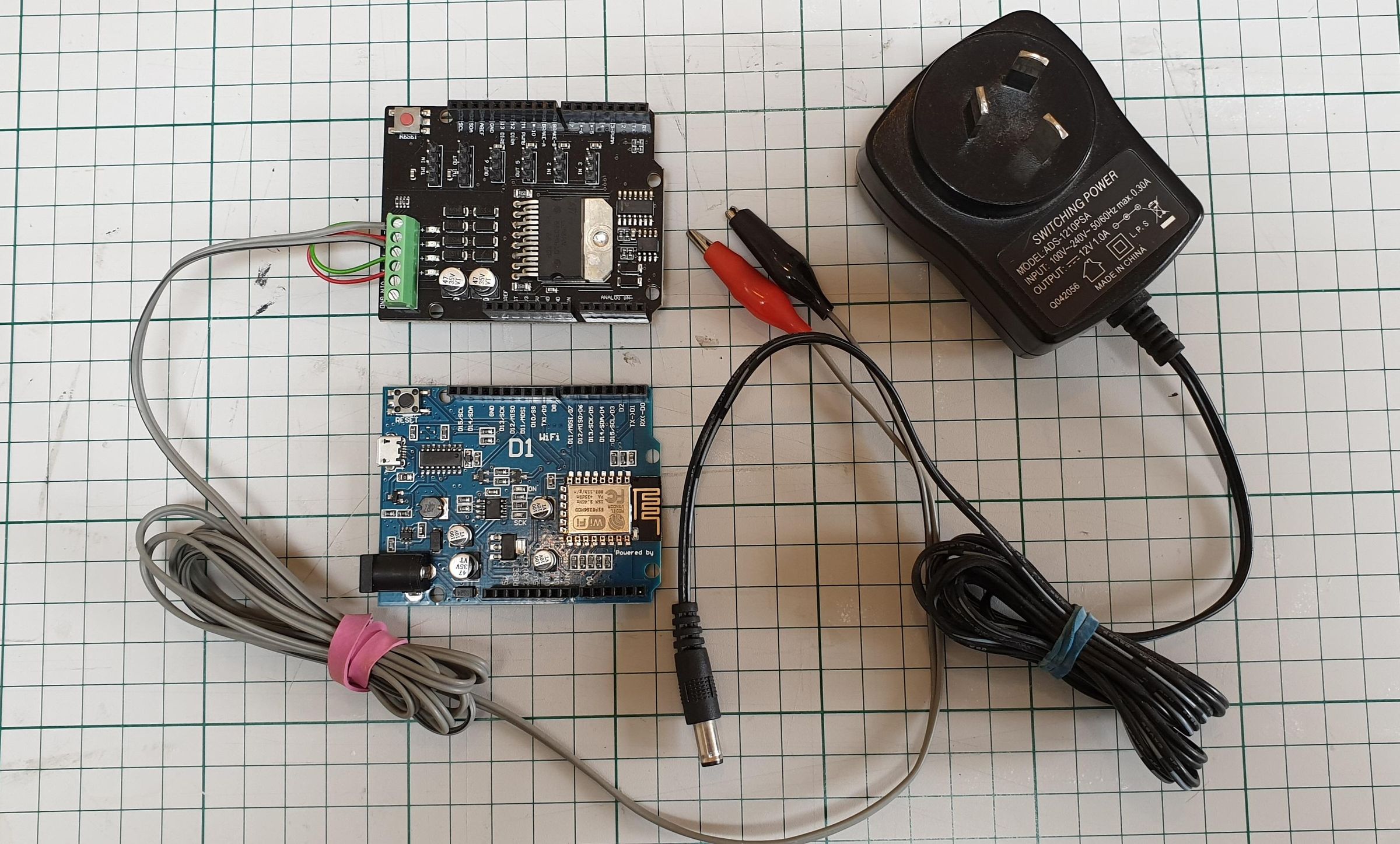 DCC Controller, 2 Boards, 1 PSU, No Soldering! : 3 Steps - Instructables