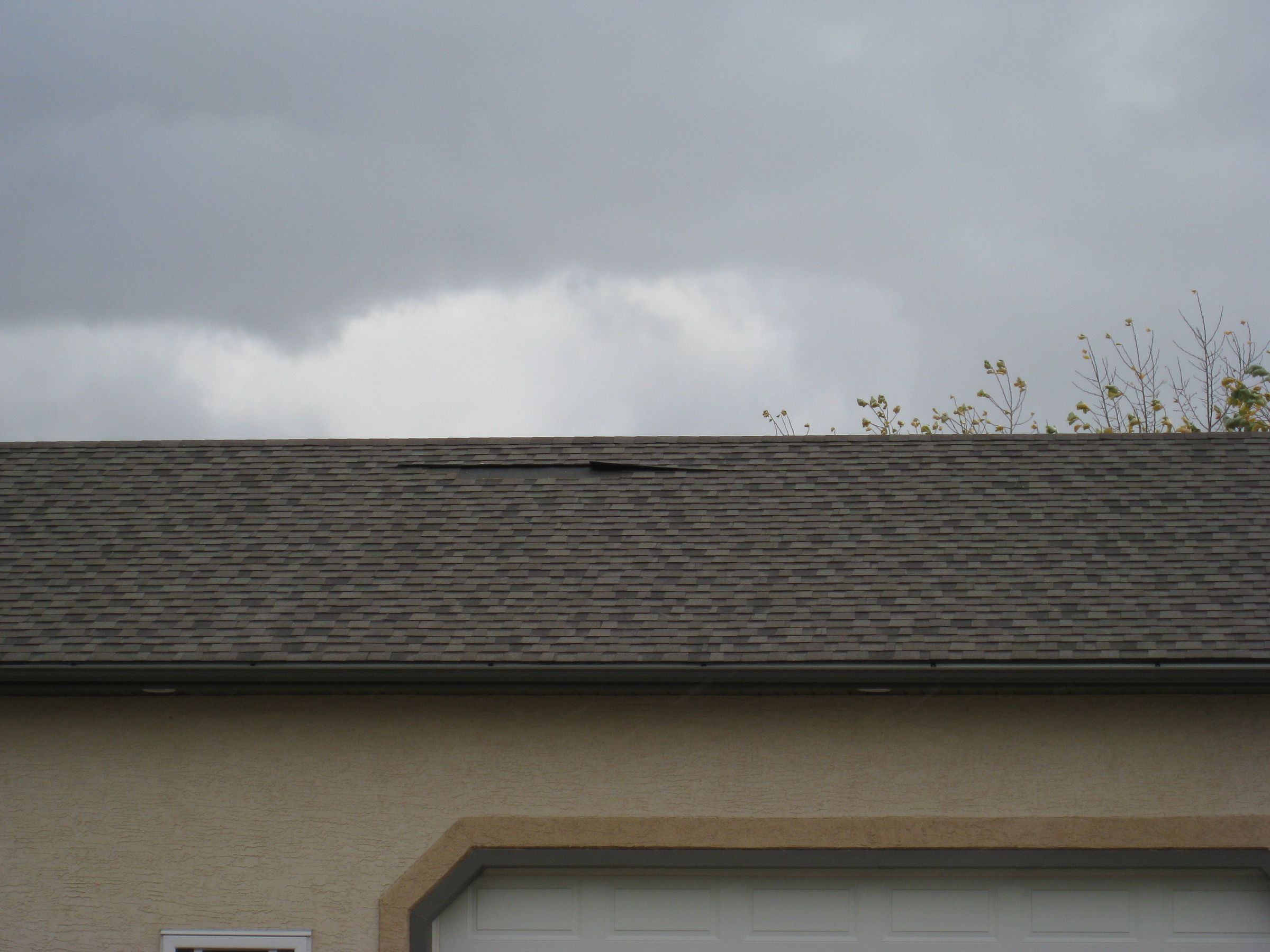 How to Replace a Damaged Shingle : 8 Steps (with Pictures) - Instructables