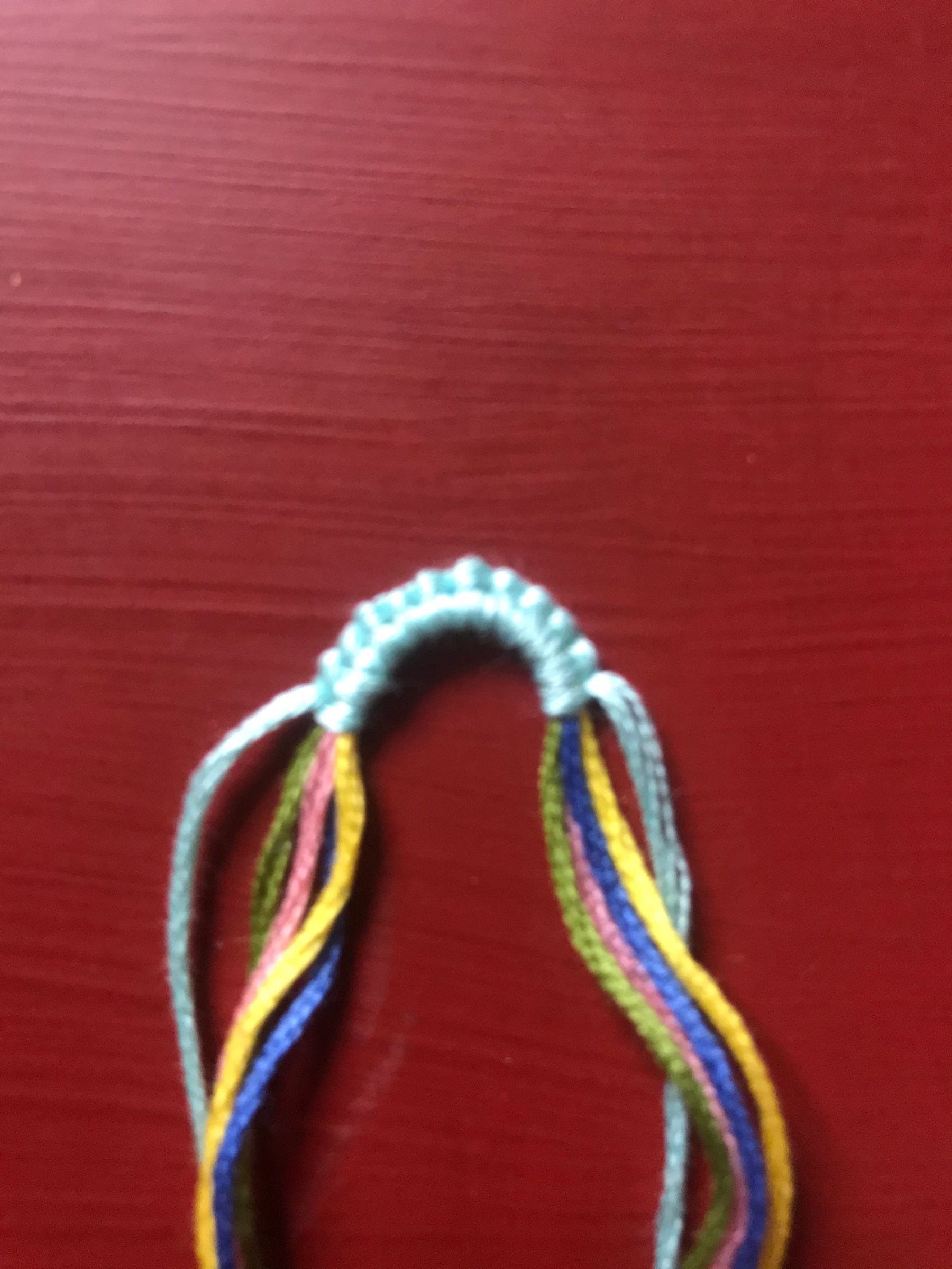 Friendship Bracelet With Teardrop Loop and Triangle Ending : 7 Steps - Instructables