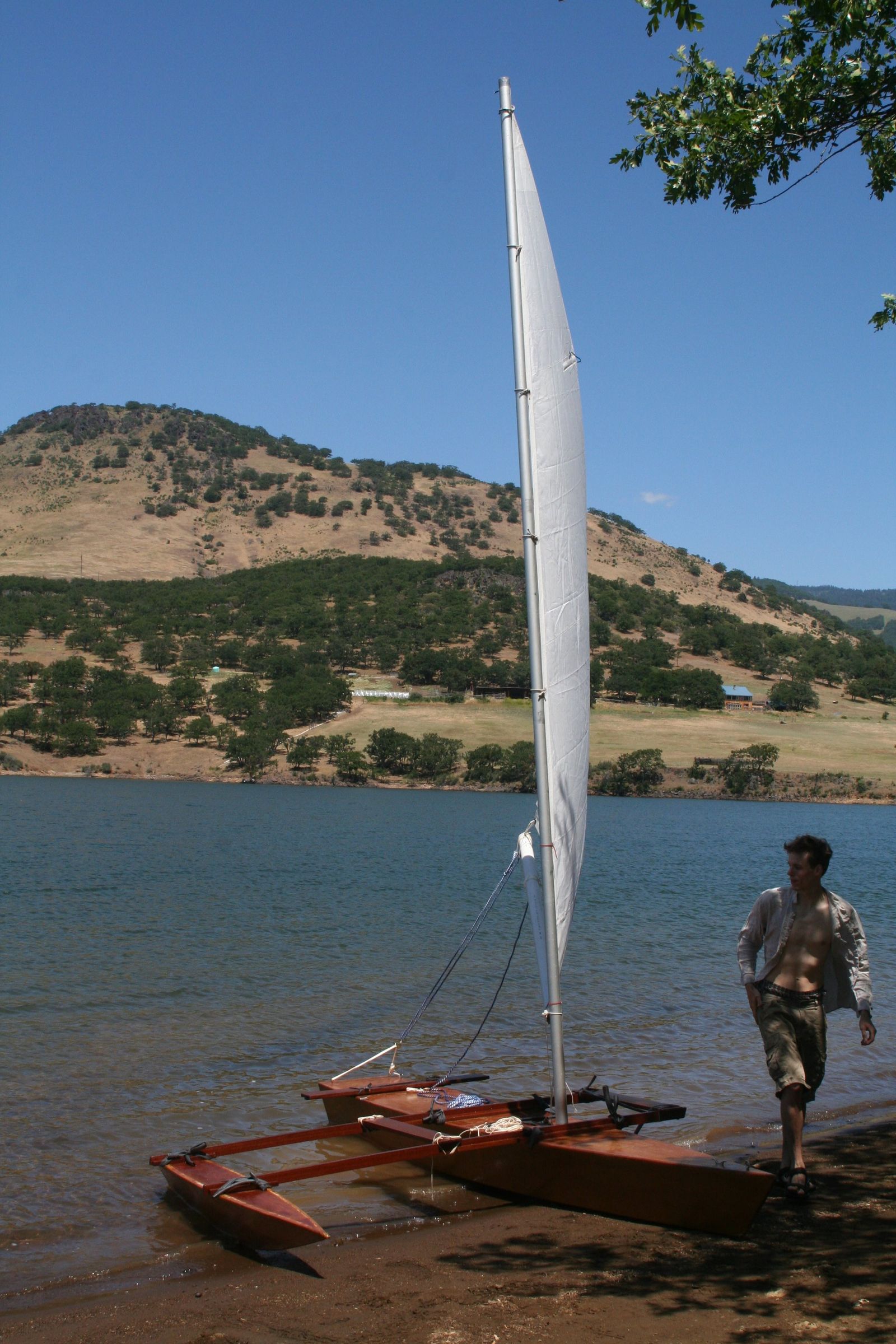 Outrigger Canoe With Freestanding Mast : 8 Steps - Instructables