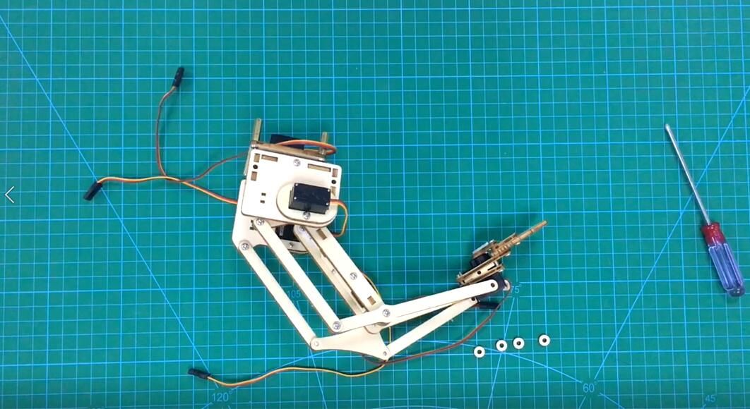 How to Use a Few Pieces of Wood to Assemble Into a Cute and Powerful ...