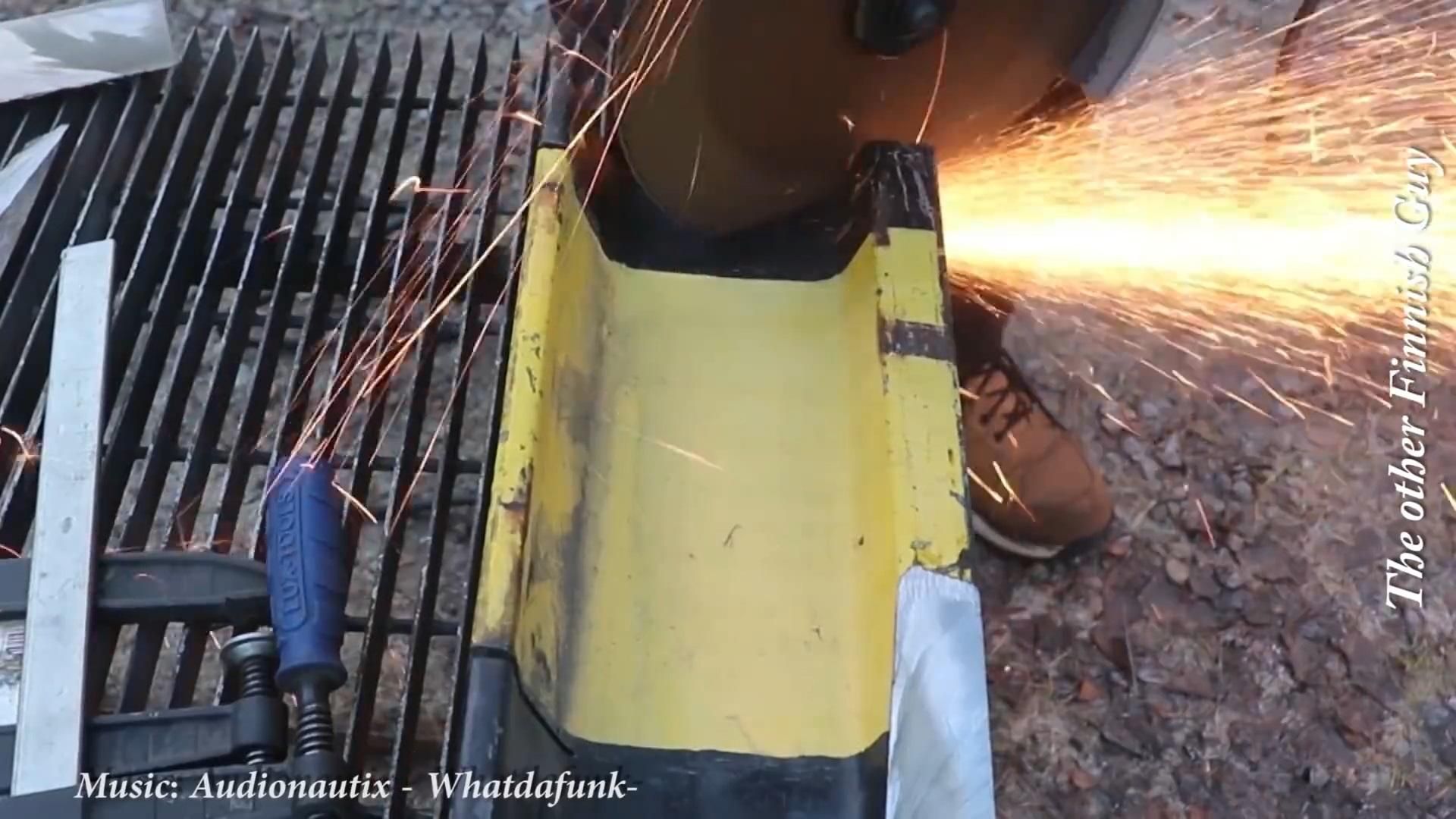 Making Aso / Railroad Track Anvil Using Angle Grinders. : 10 Steps ...