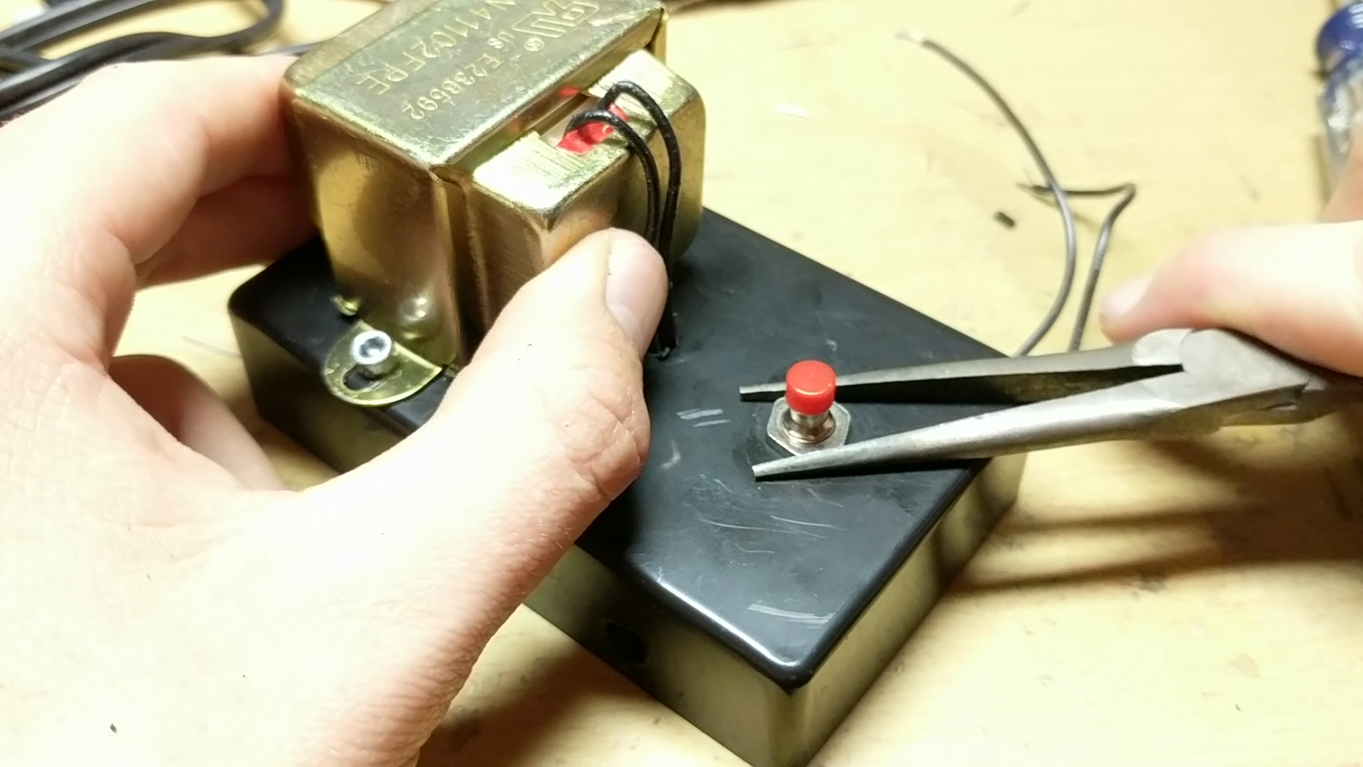 Start Fires With Electricity: DIY Arc Lighter : 11 Steps (with Pictures ...