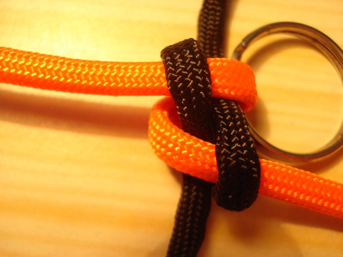 How to Make a Box Knot Keychain Out of Paracord : 11 Steps - Instructables