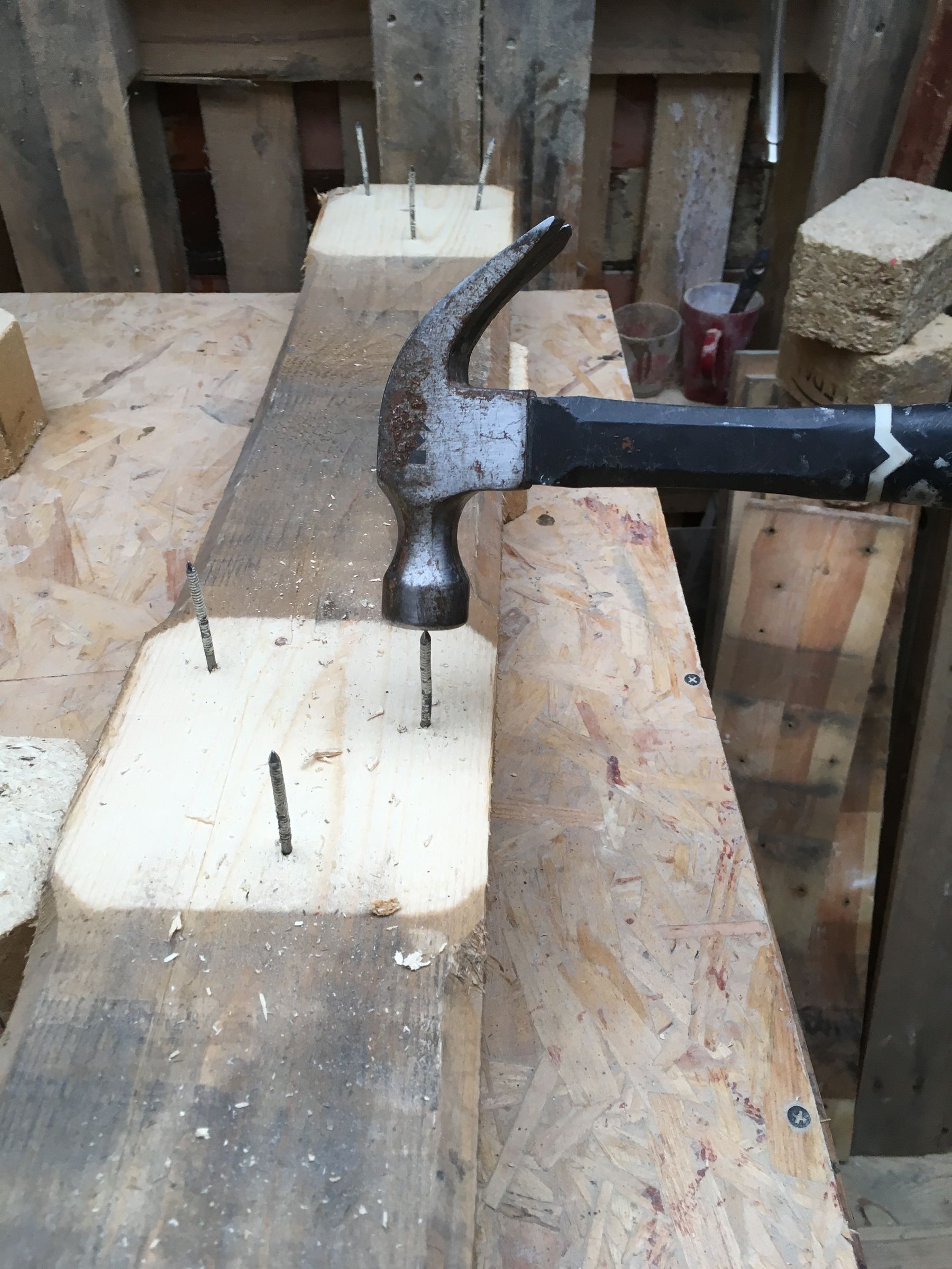 How to Disassemble a Pallet Efficiently : 8 Steps (with Pictures ...