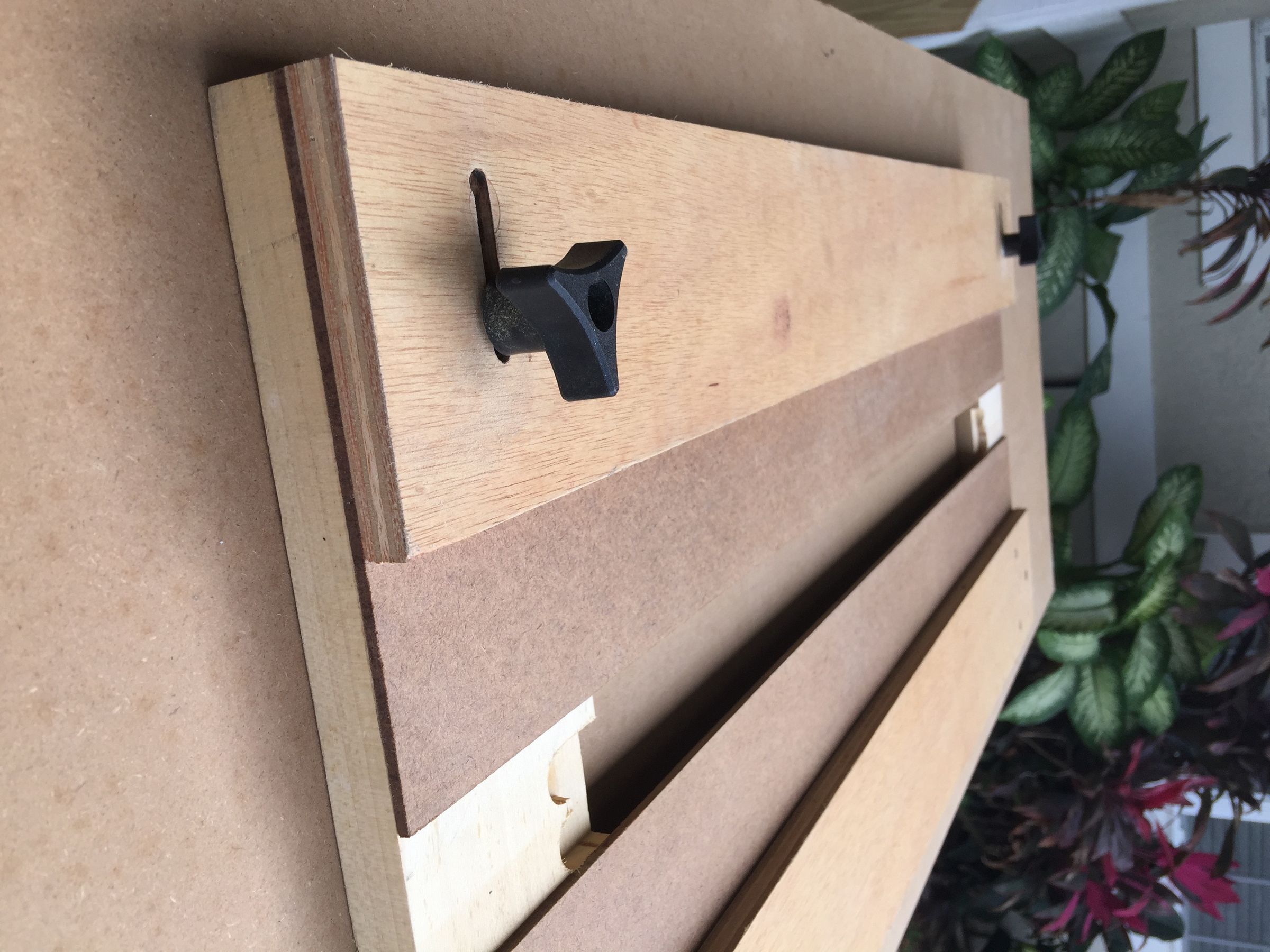 Adjustable Dado Jig From Scrap Wood : 4 Steps (with Pictures ...