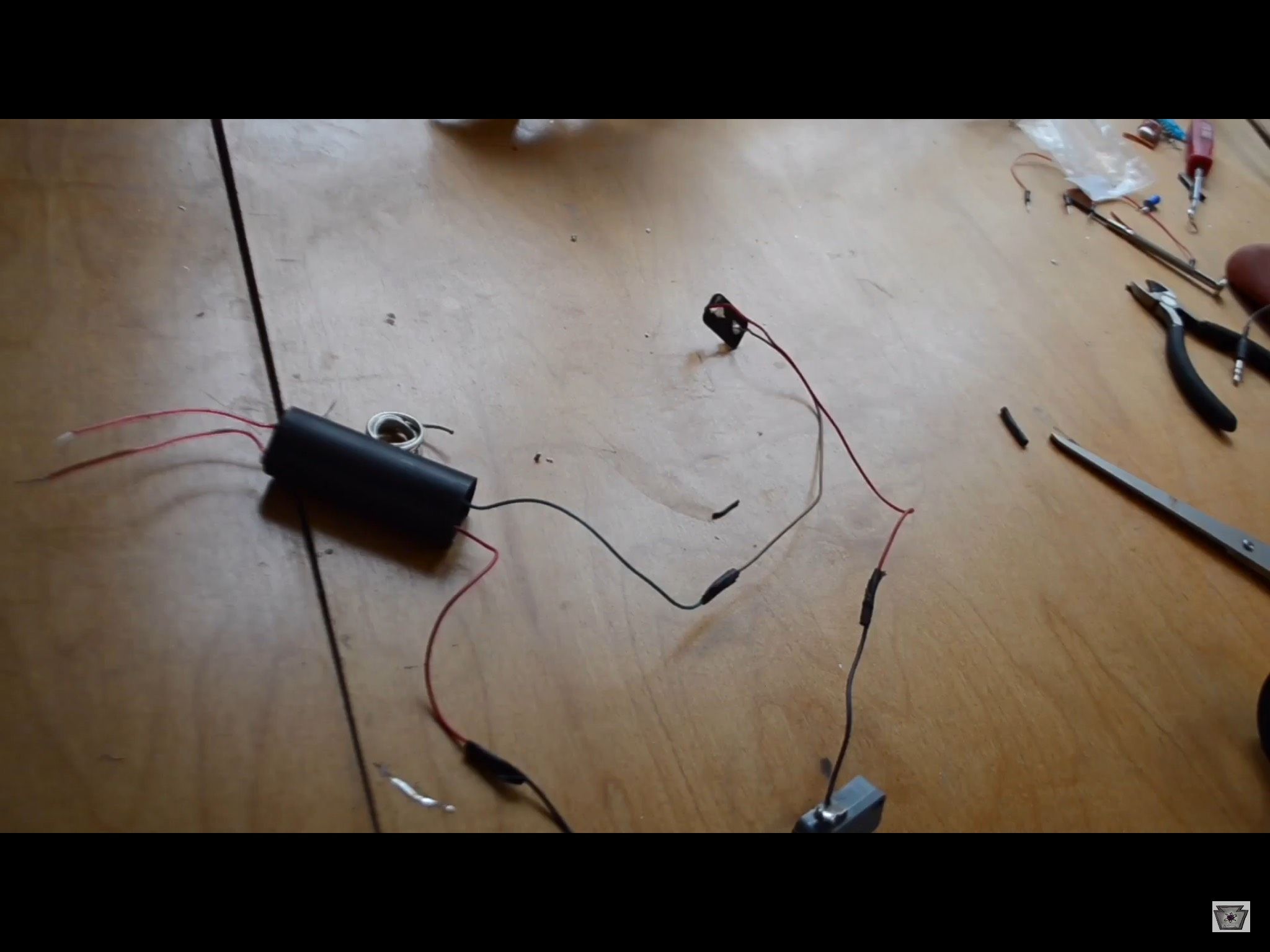 Easy 5$ Pocket Taser : 10 Steps - Instructables