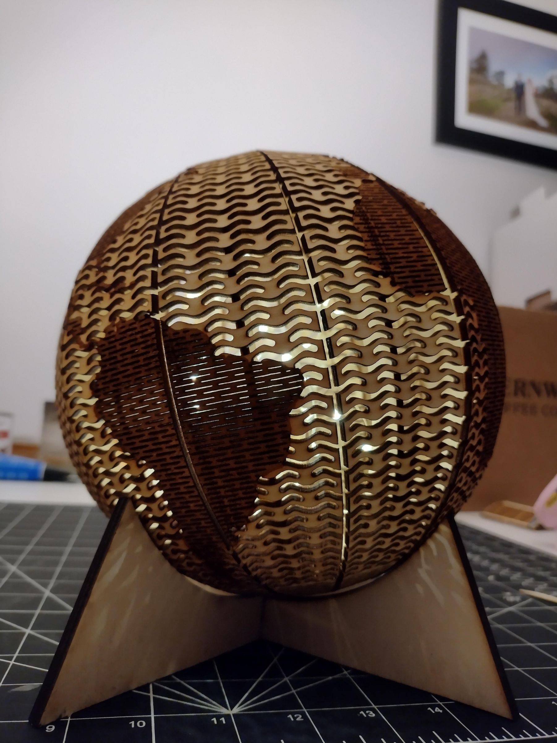 Laser Cut Living Hinge Globe Light : 12 Steps (with Pictures ...