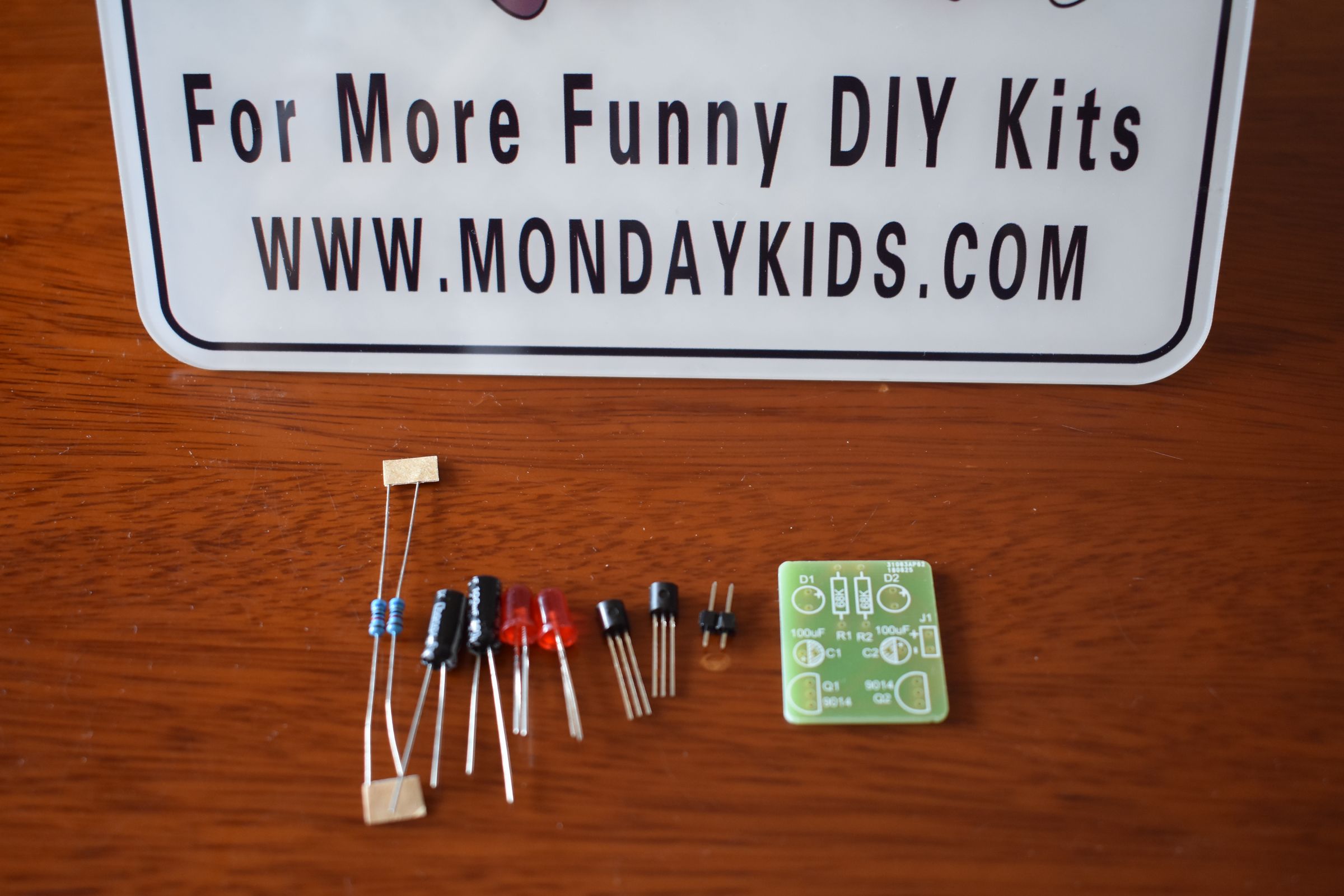 DIY an Astable Multivibrator and Explain How It Works : 4 Steps ...