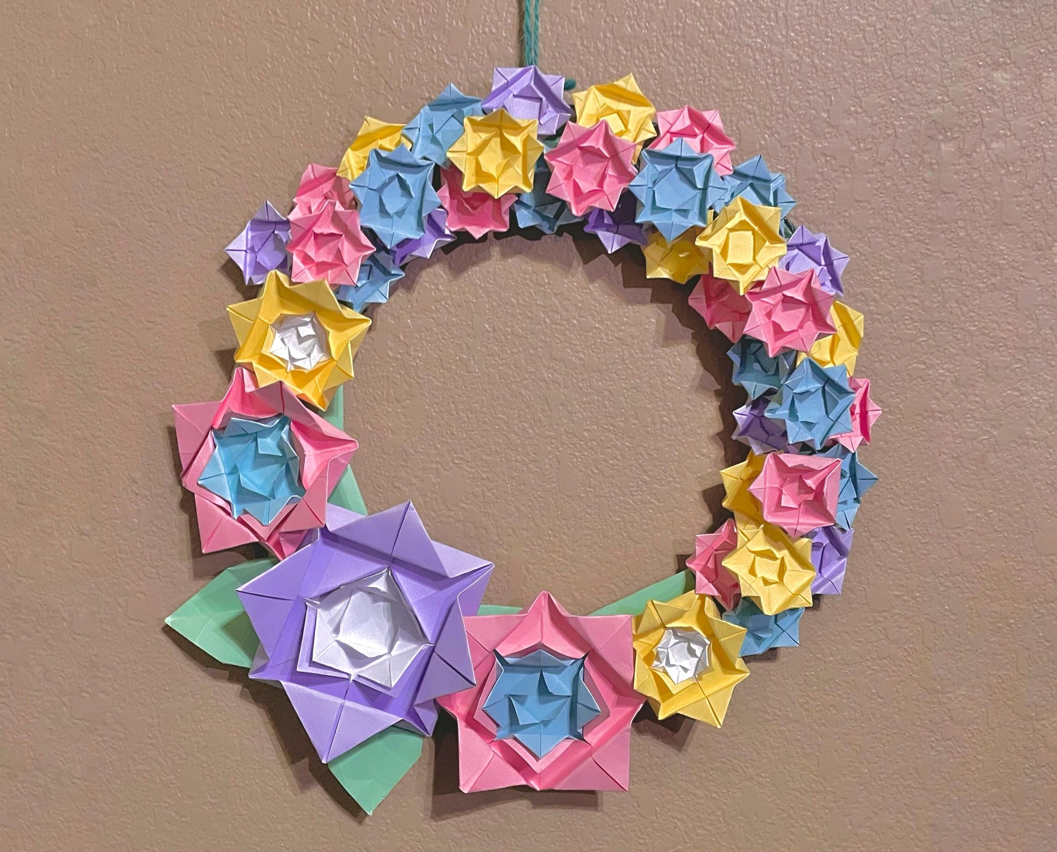 Origami Floral Wreath : 6 Steps - Instructables