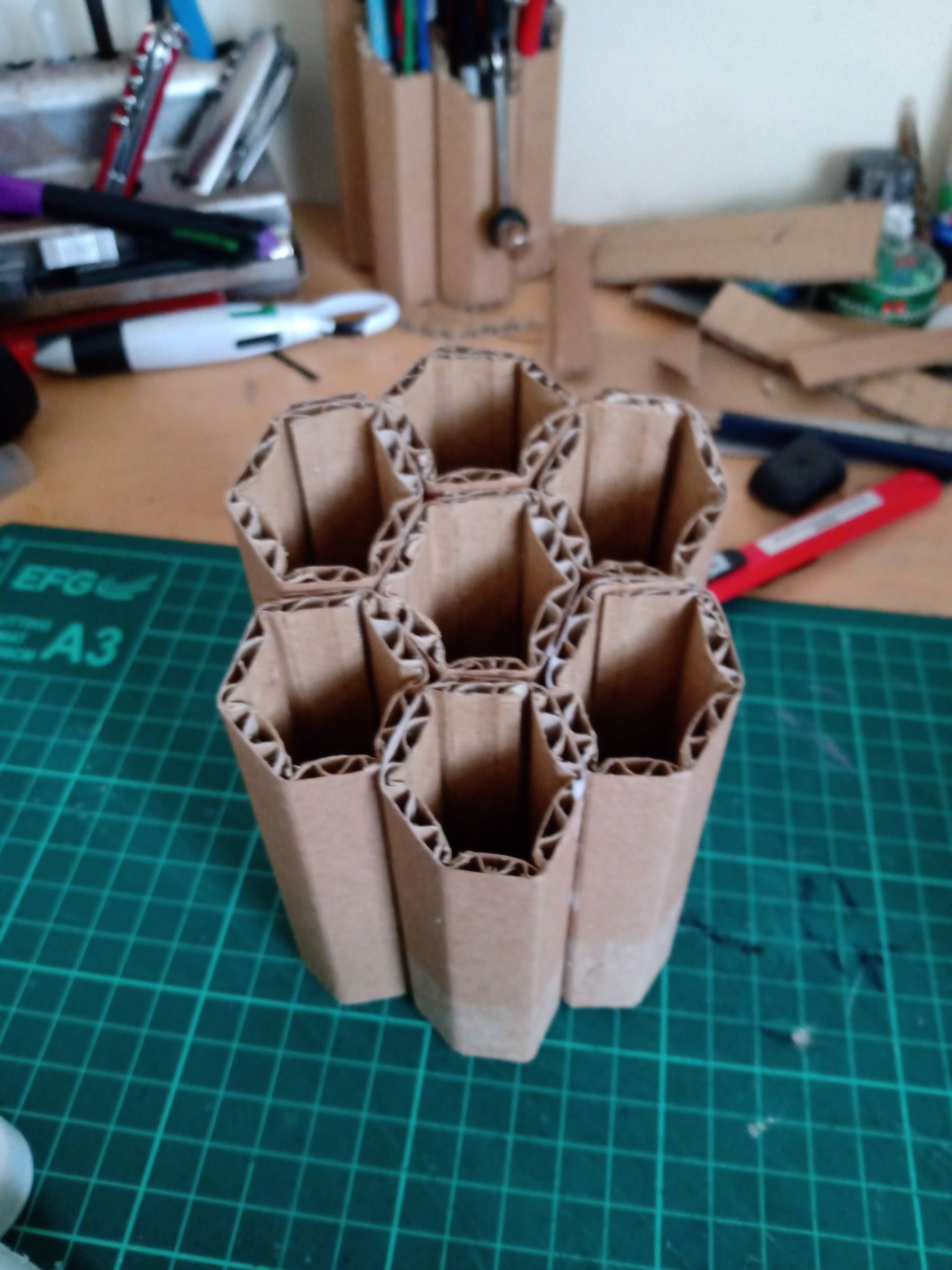 Cardboard Desk Tidy : 10 Steps (with Pictures) - Instructables