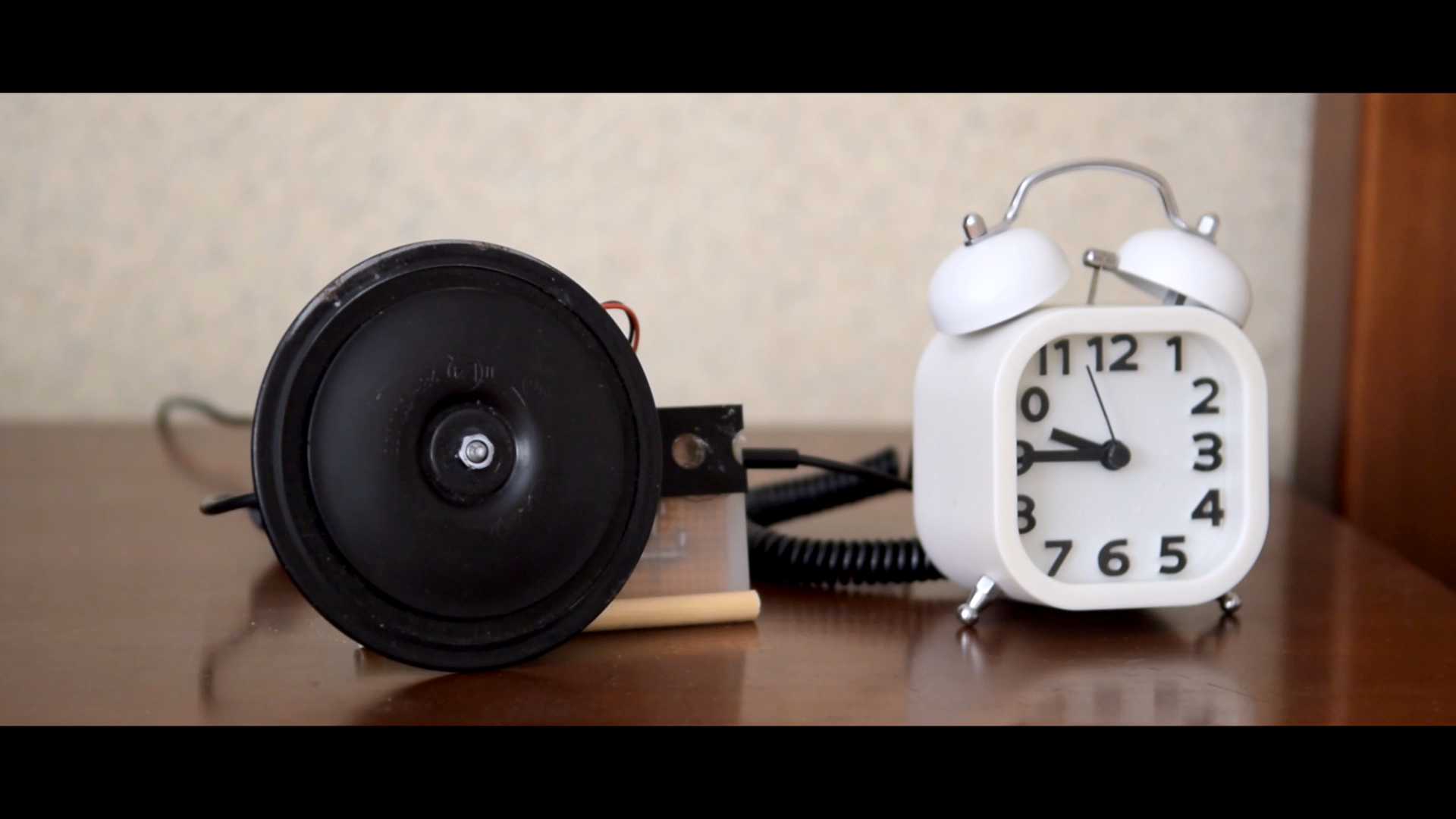 Rig a Car Horn to Your Alarmclock! : 19 Steps (with Pictures ...