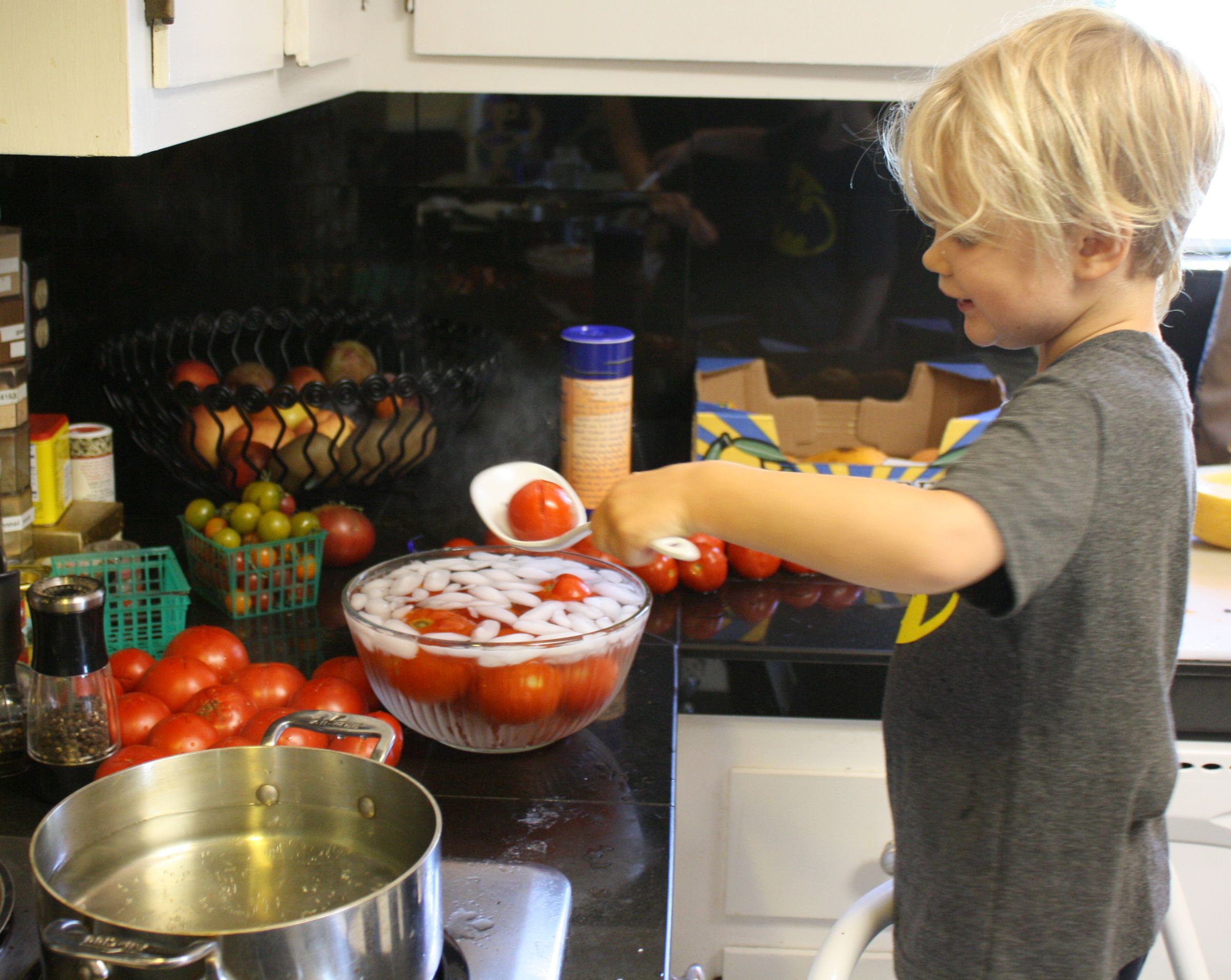 How to Skin Tomatoes : 5 Steps (with Pictures) - Instructables