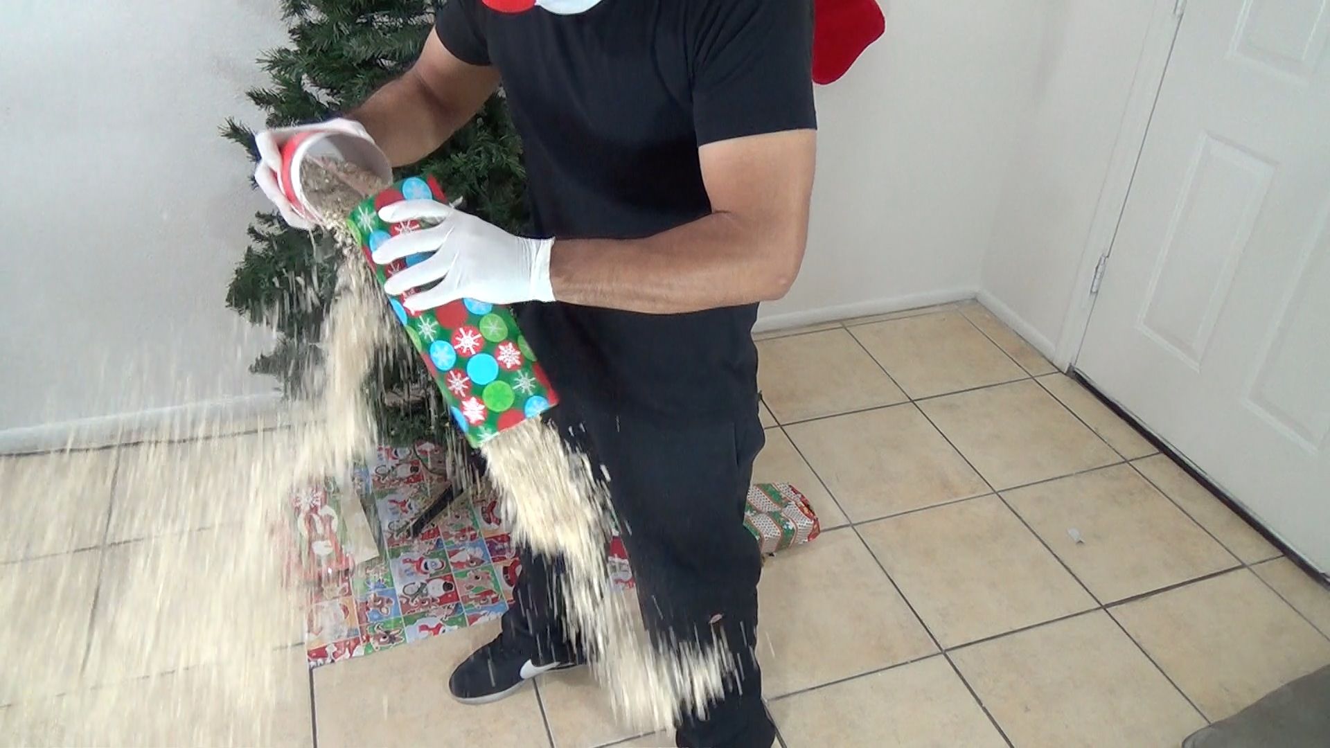 10 Christmas Gift Pranks You Can Do on Family and Friends! : 10 Steps ...
