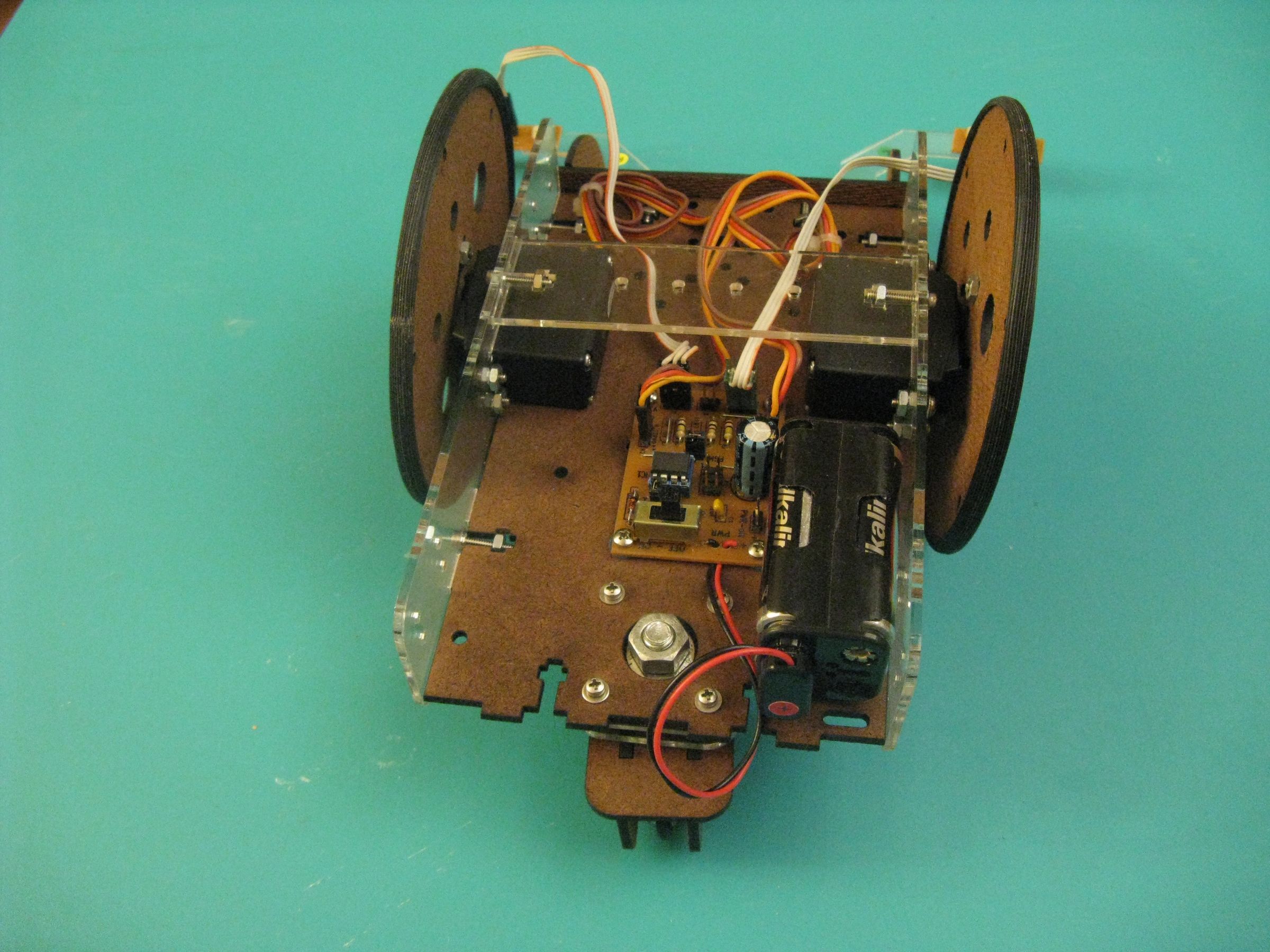 Tiny Wanderer - a Table Top Robot : 7 Steps - Instructables