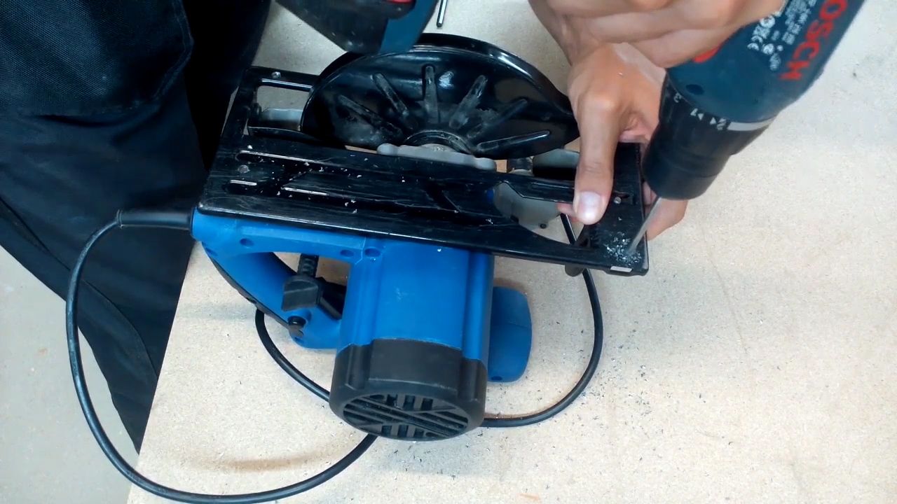 How to Make a Homemade Table Saw With Circular Saw : 6 Steps (with ...