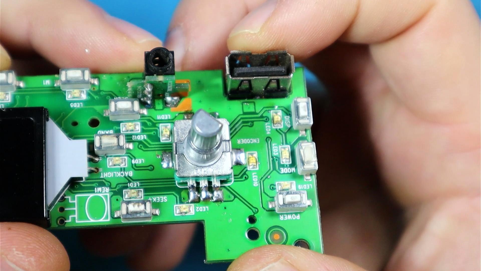 How to Replace the Rotary Encoder on a Car Radio : 5 Steps (with ...