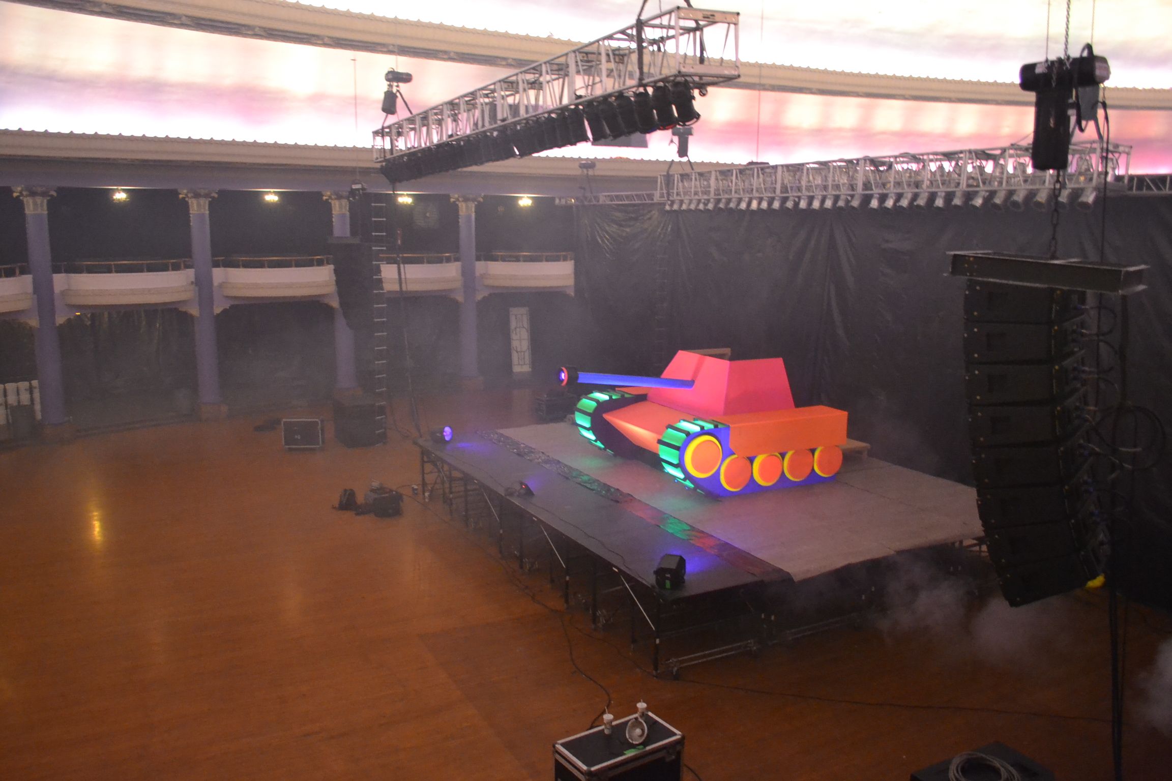 Giant Toy Tank DJ Booth : 4 Steps (with Pictures) - Instructables