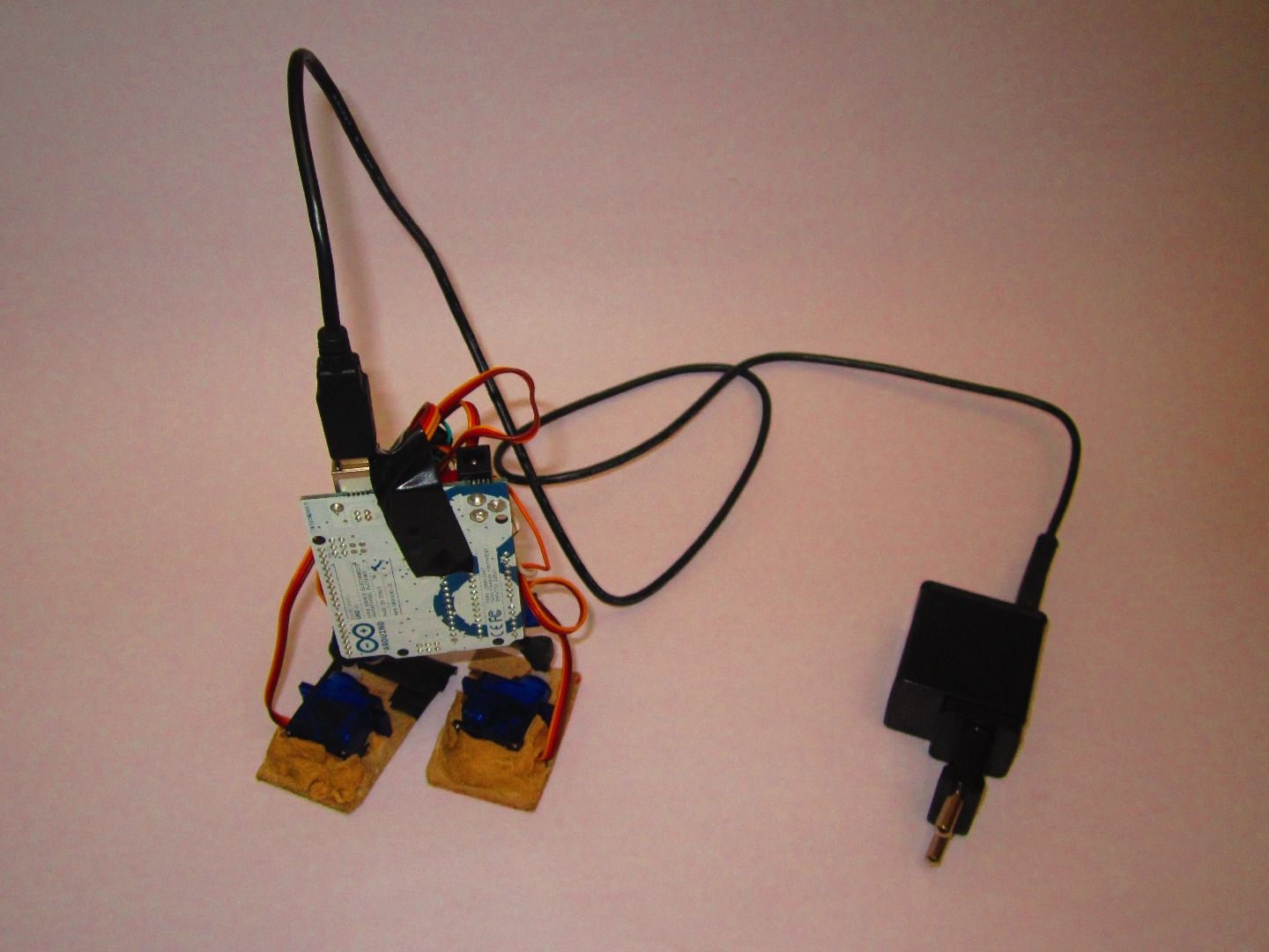 Make a Simple Bipedal Humanoid Robot (Servo Walking Robot) : 7 Steps (with Pictures) - Instructables