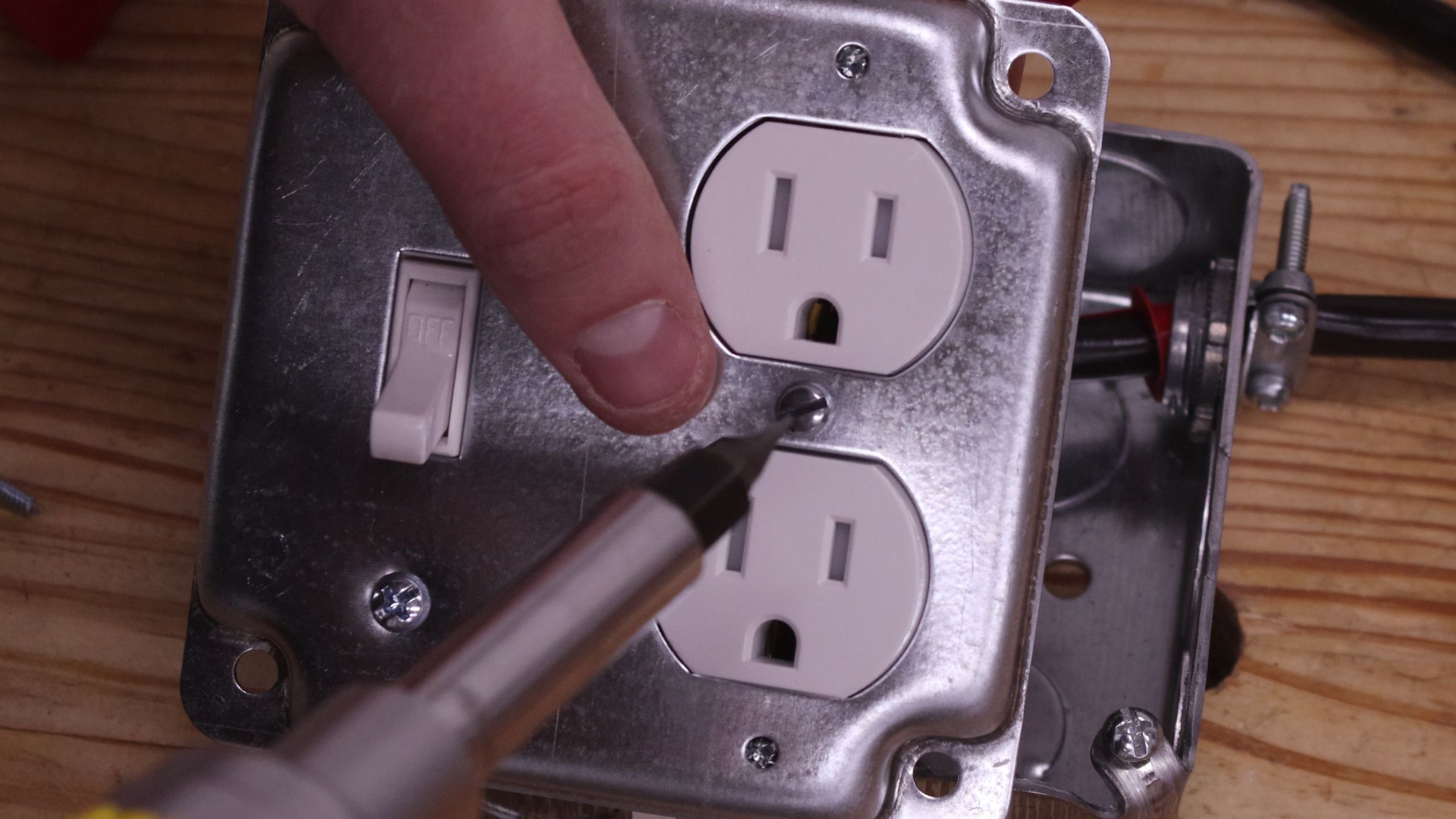 DIY Portable Switched Power Outlet With Extension Cord : 8 Steps (with ...