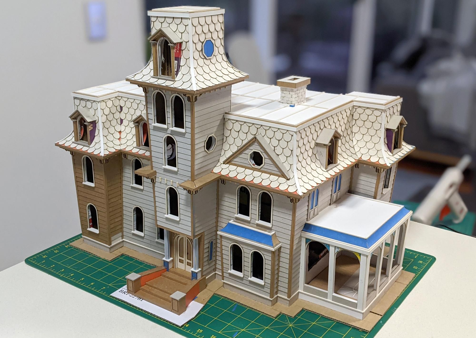Addams Family Spooky Mansion Cardboard Model - With Lights and Sound ...