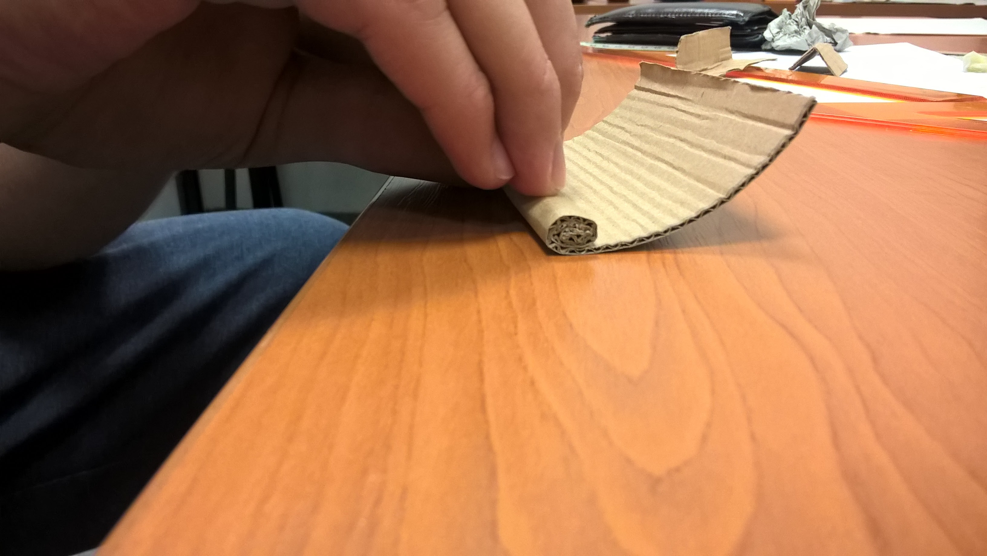 Cardboard Laptop Desk : 9 Steps (with Pictures) - Instructables