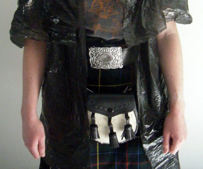 Inverness Cape From Garbage Bags : 7 Steps - Instructables