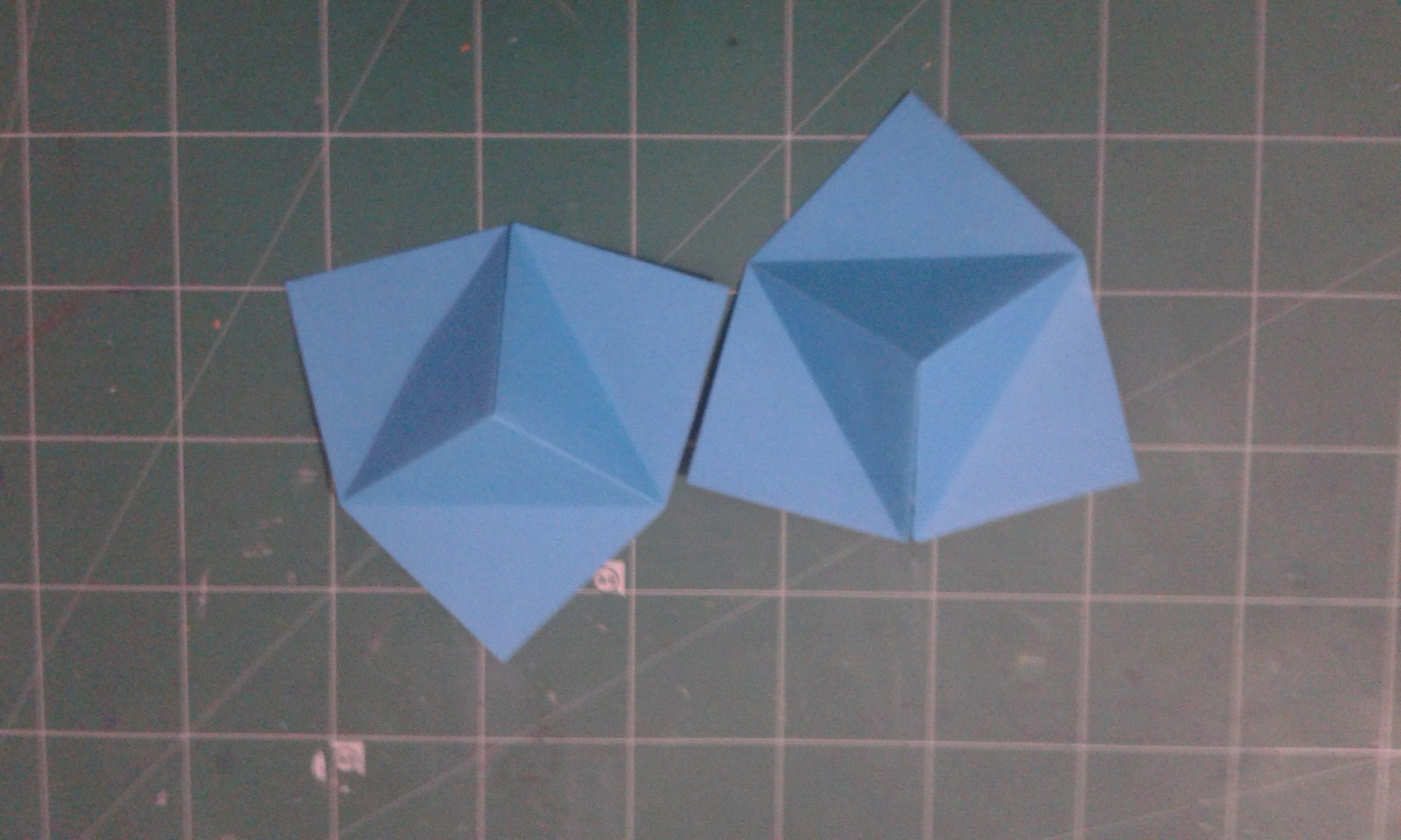 Abstract Origami Wall Decor : 7 Steps (with Pictures) - Instructables