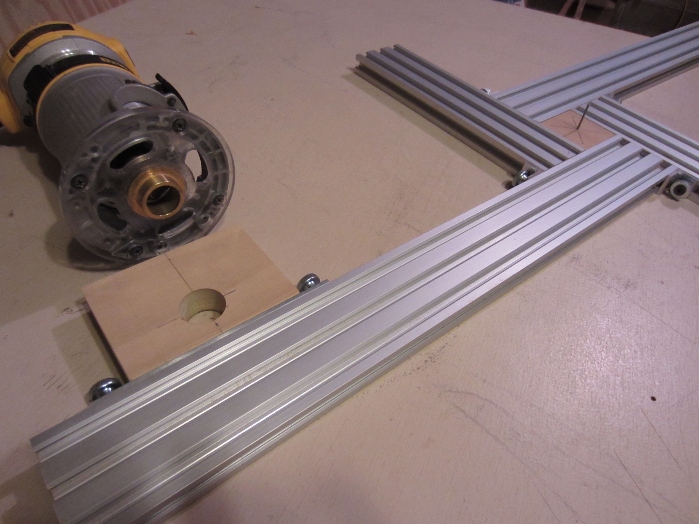 Adjustable Router Guide Template : 11 Steps (with Pictures) - Instructables