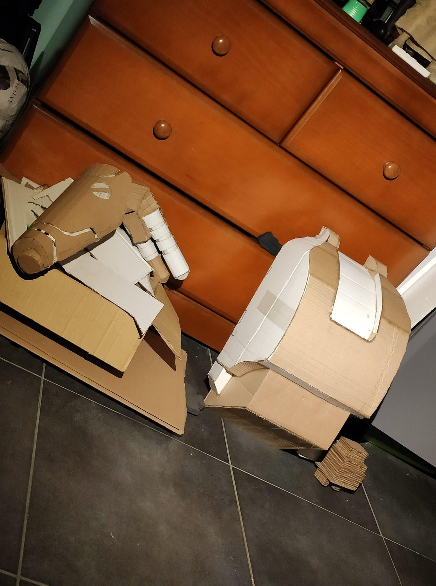 Cardboard Lifesize Battle Droid From Star Wars : 5 Steps - Instructables
