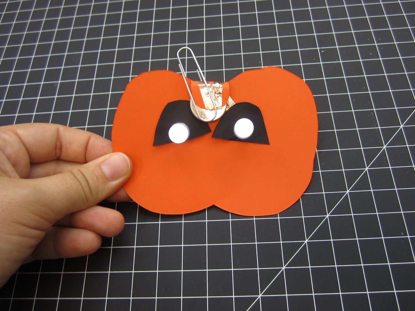 Halloween LED Paper Crafts : 12 Steps (with Pictures) - Instructables