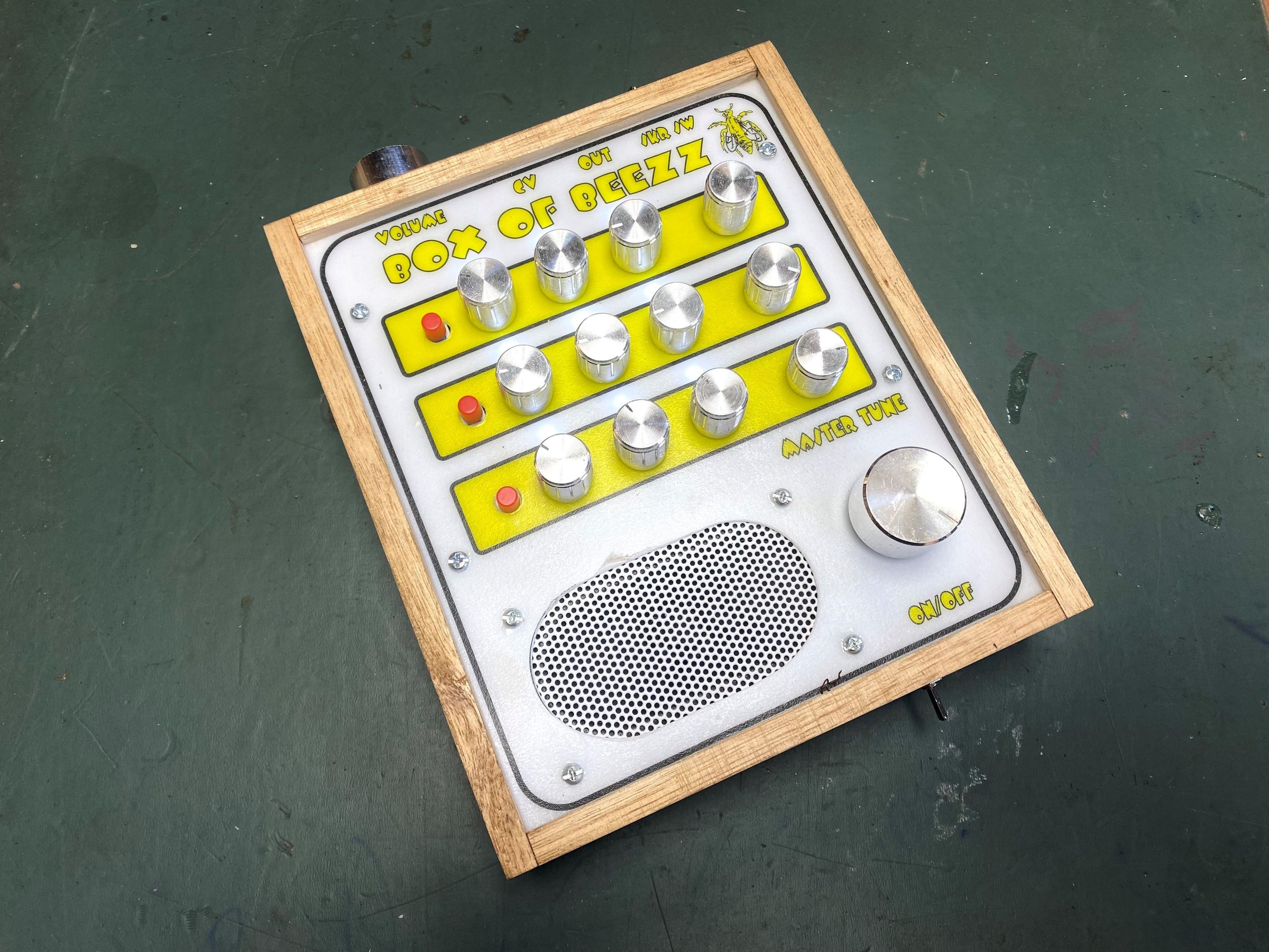 Box of Beezz - Drone Synth : 9 Steps (with Pictures) - Instructables