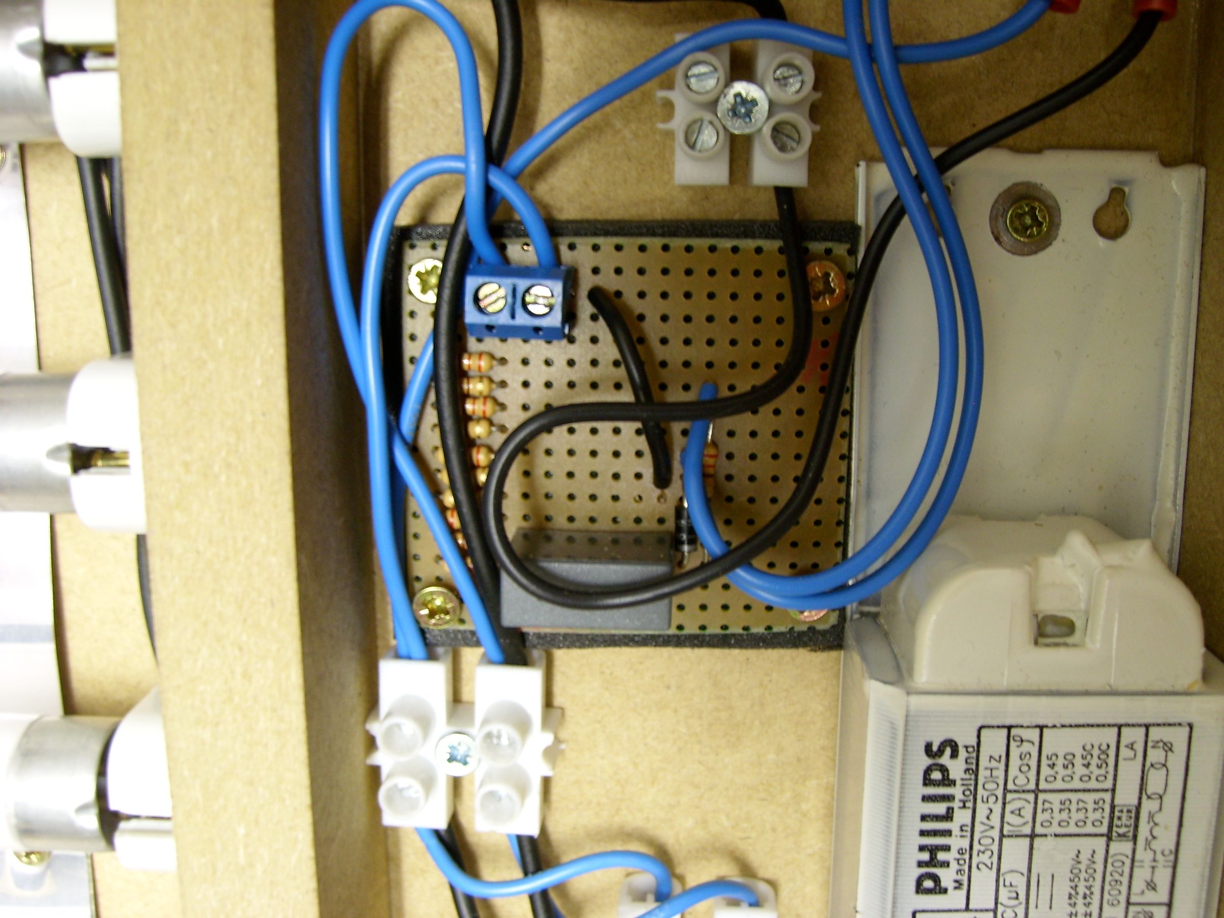 Lightbox for Expose PCB : 7 Steps - Instructables