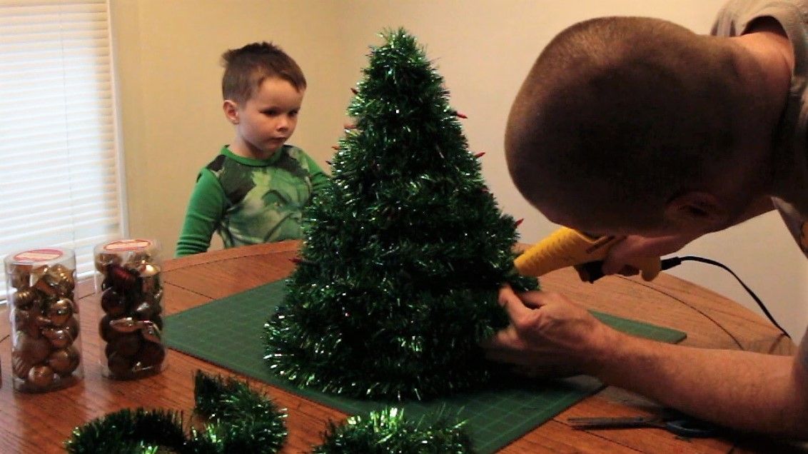 Coat Hanger Christmas Tree : 11 Steps (with Pictures) - Instructables