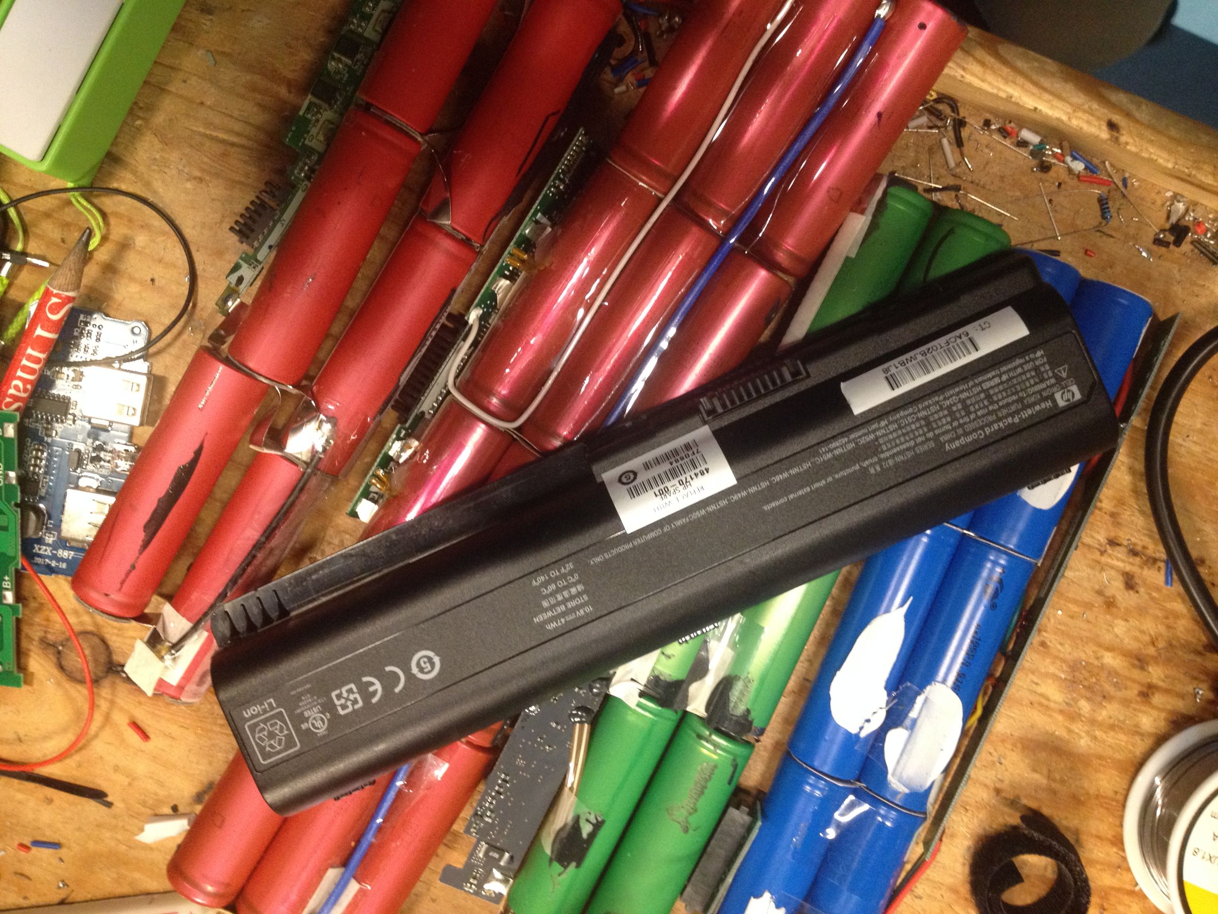 Re-using Lithium-Ion Cells From Laptop Batteries : 3 Steps - Instructables