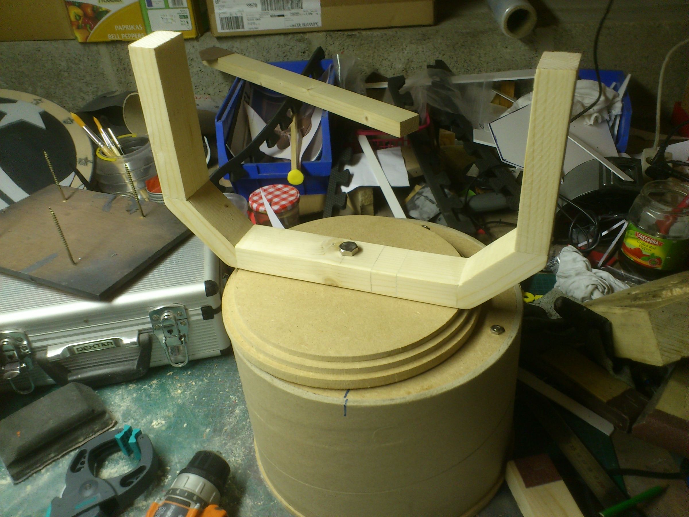 How to Make a BAT-signal : 8 Steps (with Pictures) - Instructables