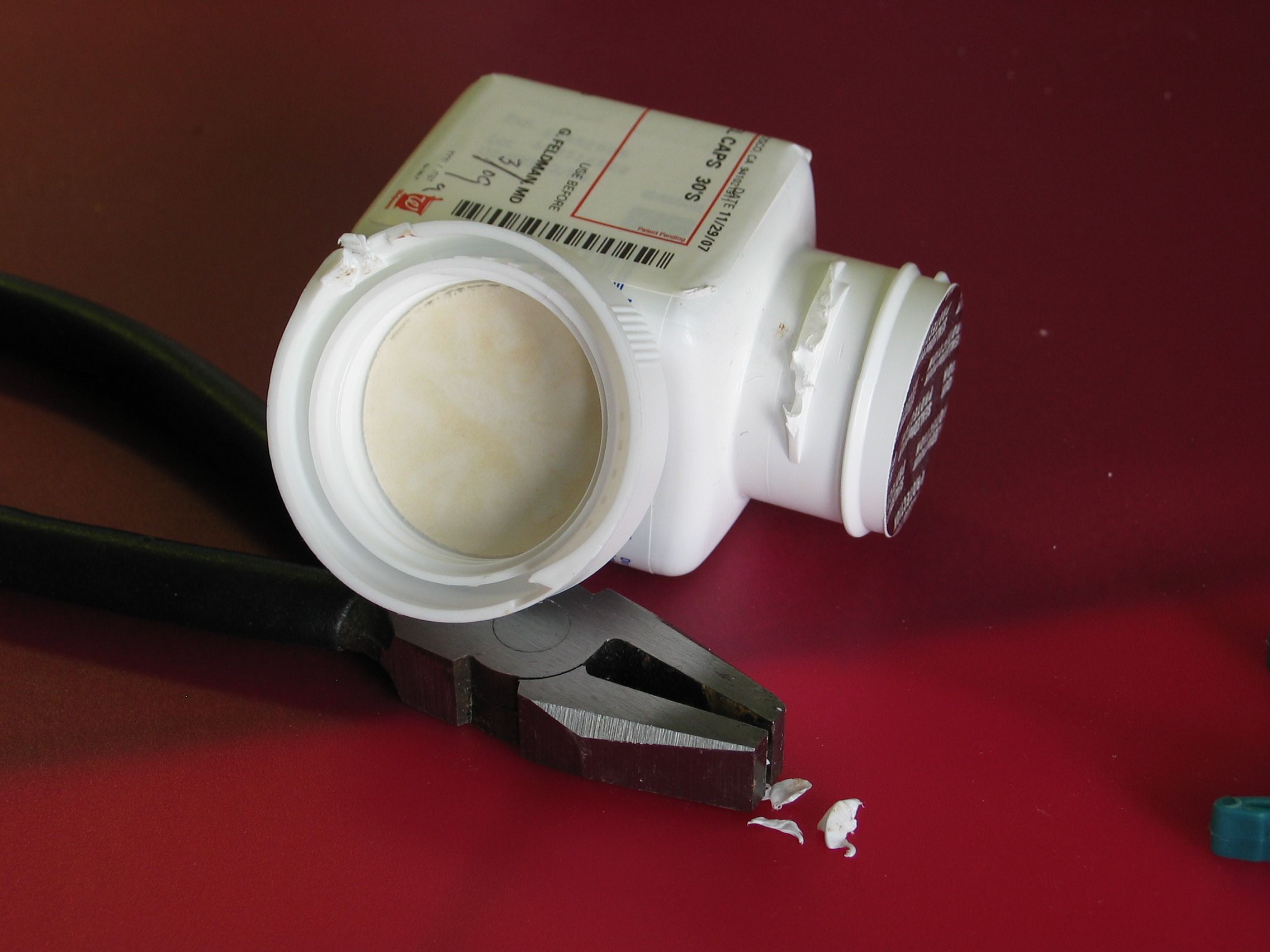 How to Make Evil Childproof Caps Easy to Open : 10 Steps (with Pictures ...