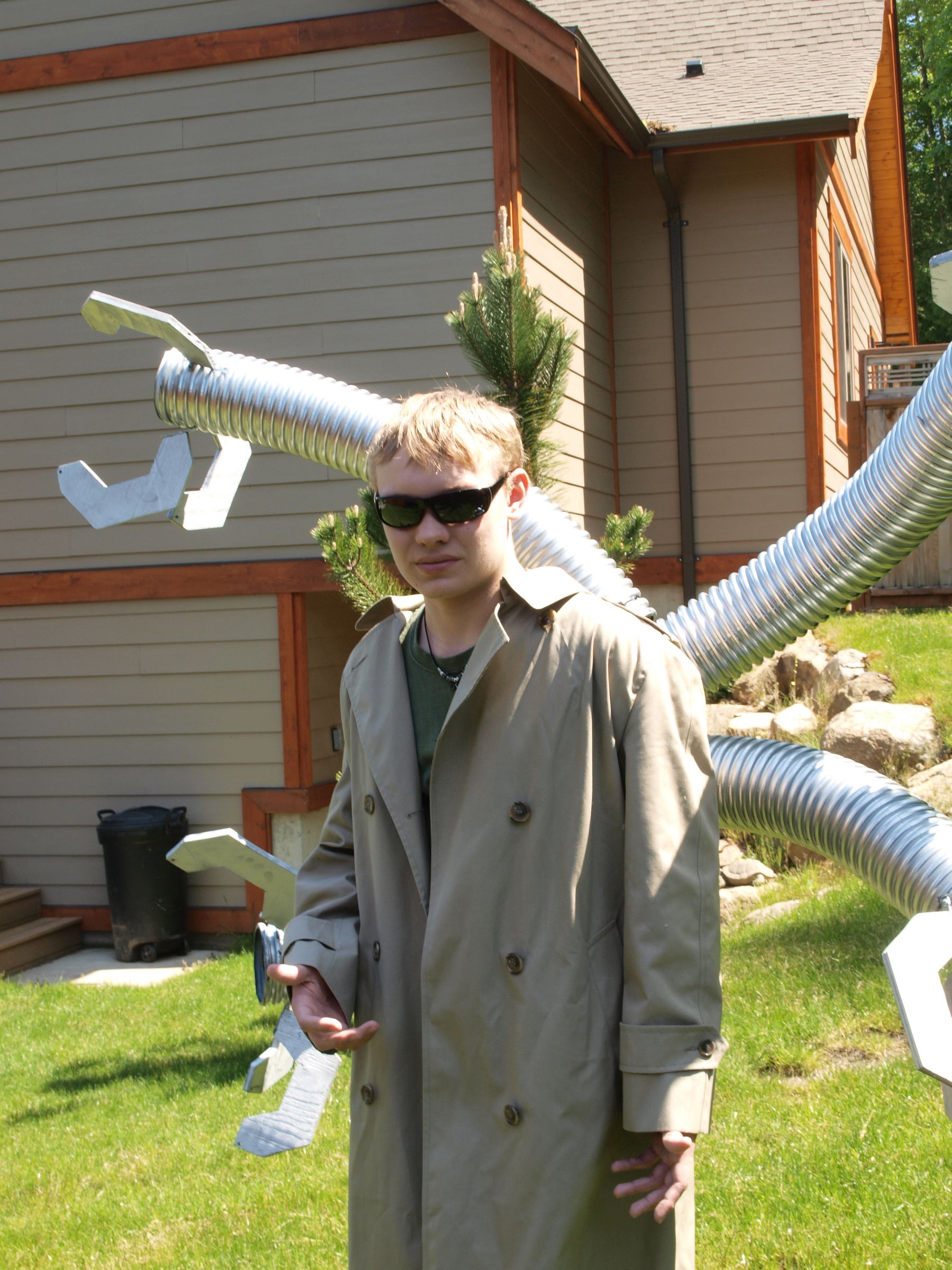 Full-Size Doc Ock Costume : 8 Steps (with Pictures) - Instructables