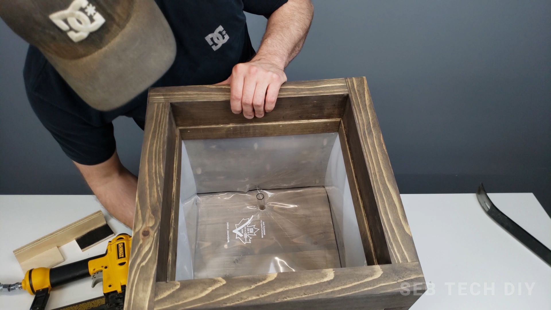 DIY Modern Planter Box / Made With 2x4's : 16 Steps (with Pictures ...