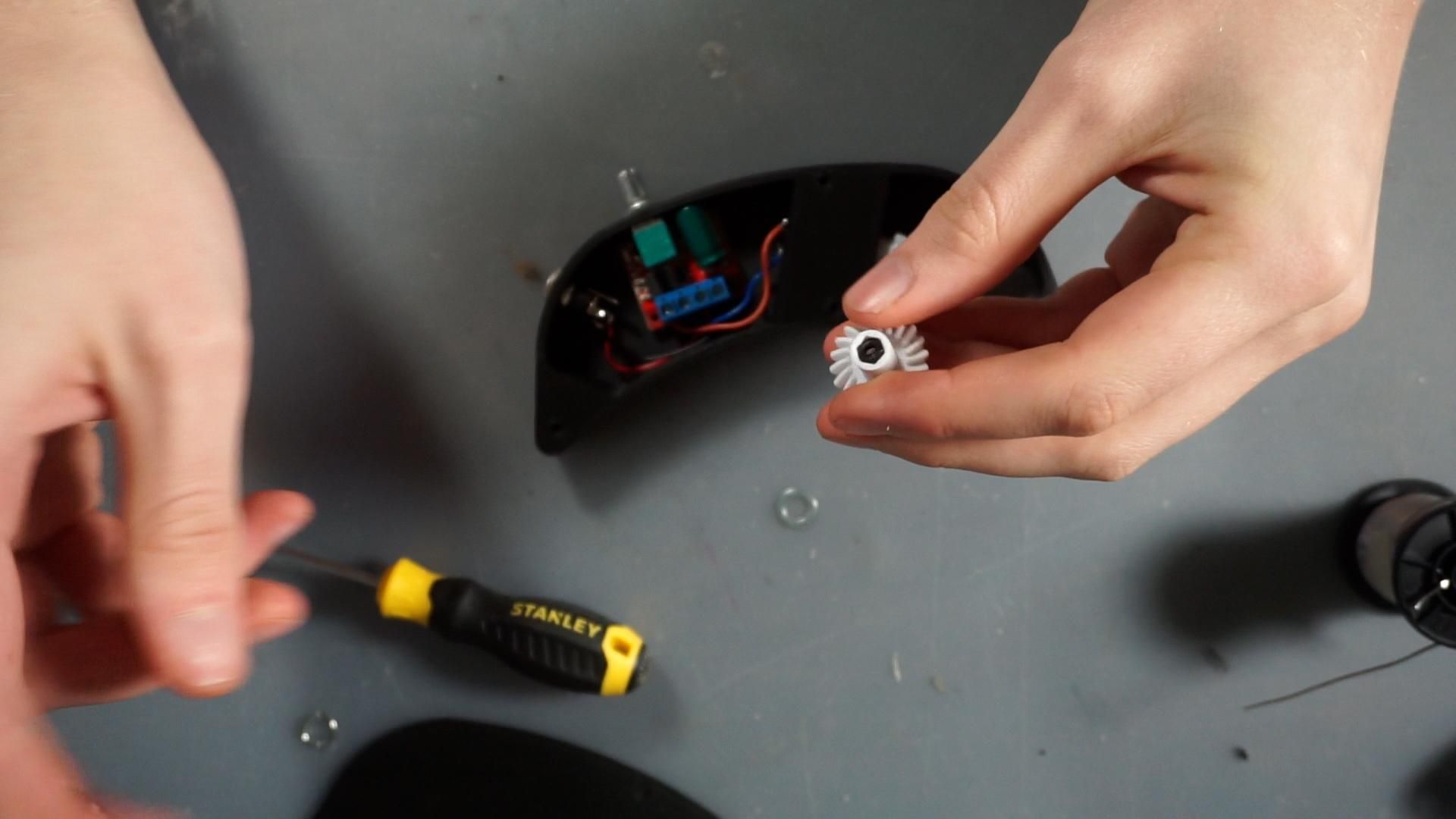 How to Make a Motorized Lazy Susan With a Secret : 9 Steps (with ...