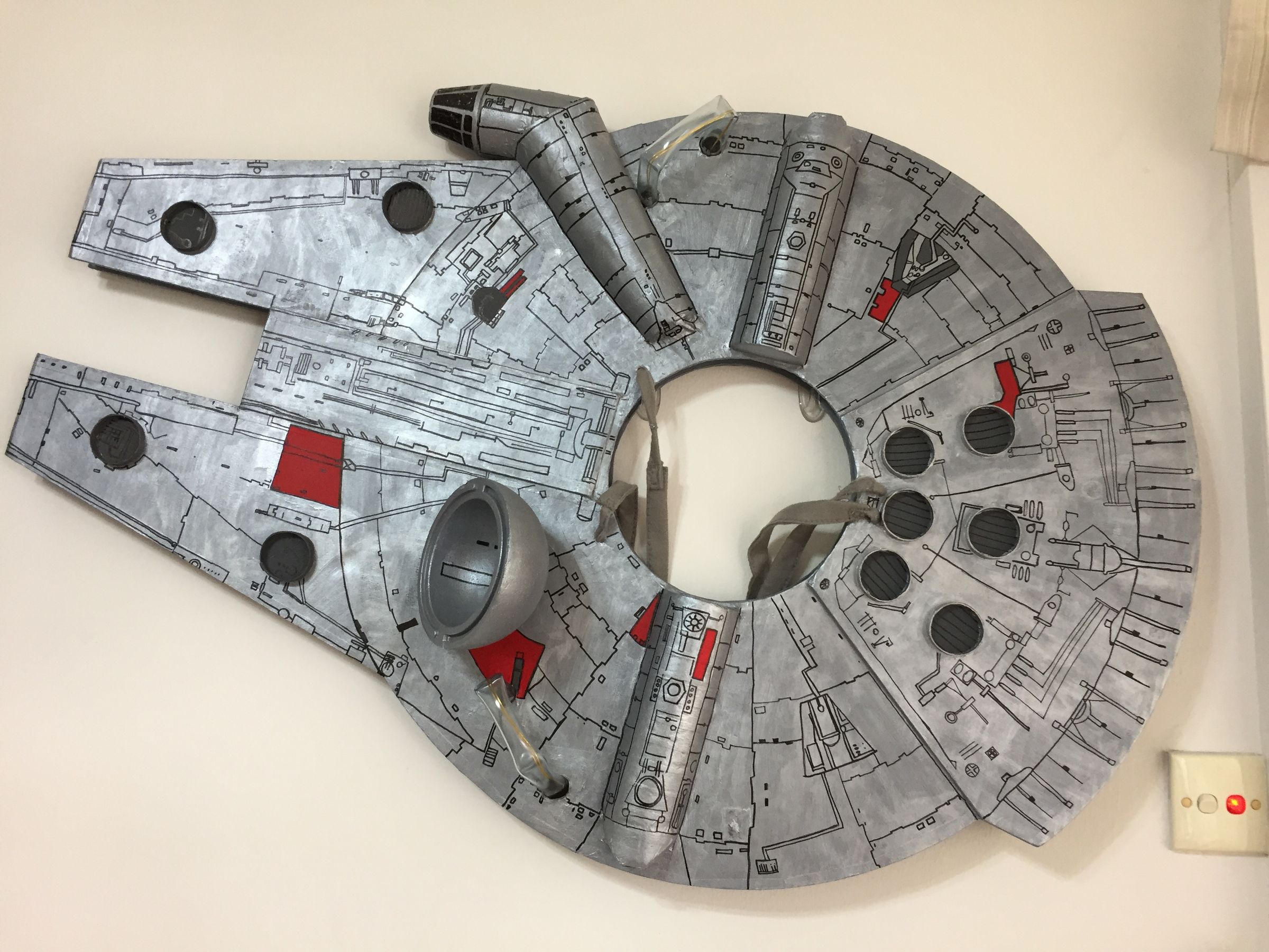 Make Your Own Millennium Falcon for Your Child : 7 Steps (with Pictures ...