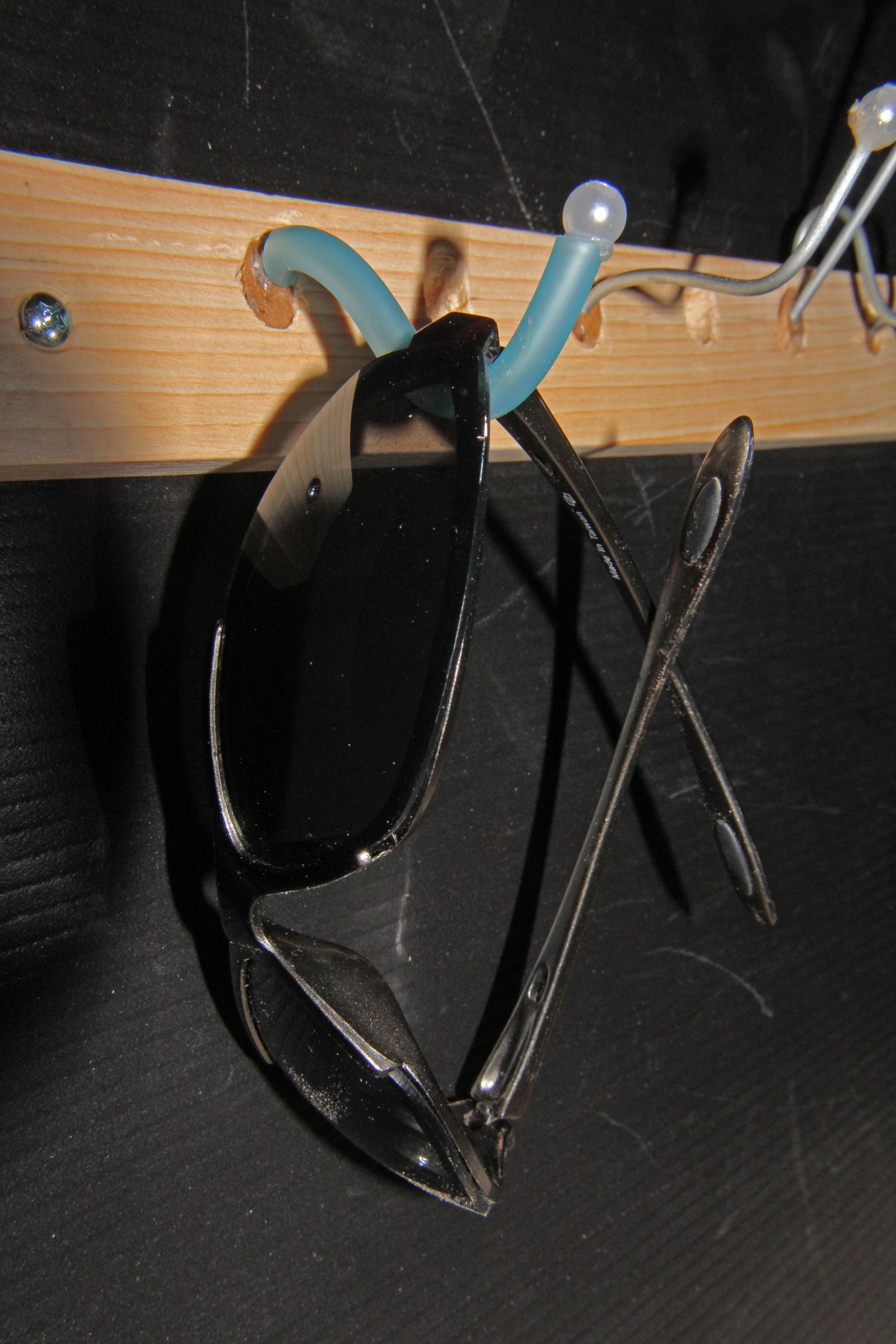 Flexible Pegboard - Hook System : 5 Steps (with Pictures) - Instructables