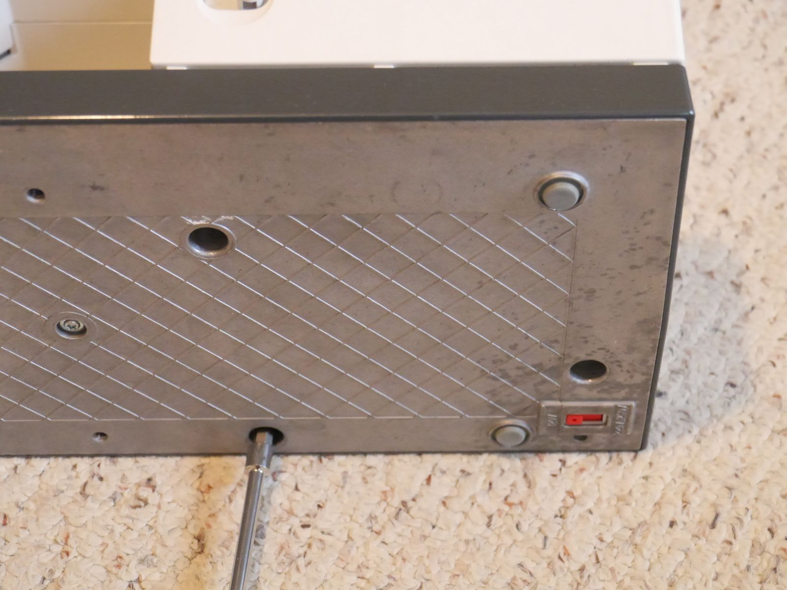 Adjust Timing on Pfaff 2030 Sewing Machine : 8 Steps (with Pictures ...