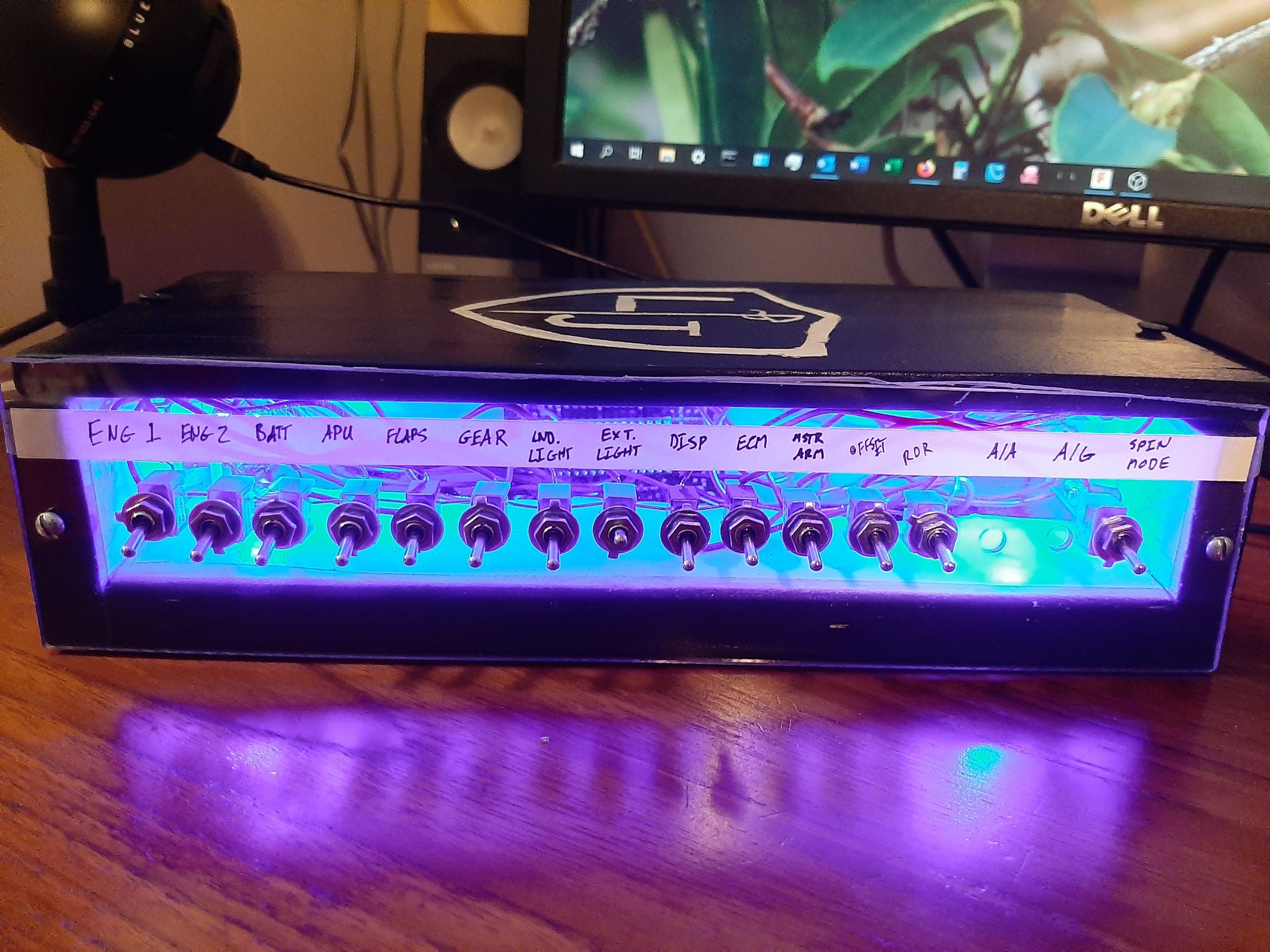 DIY Flight Sim Switch Panel : 7 Steps (with Pictures) - Instructables