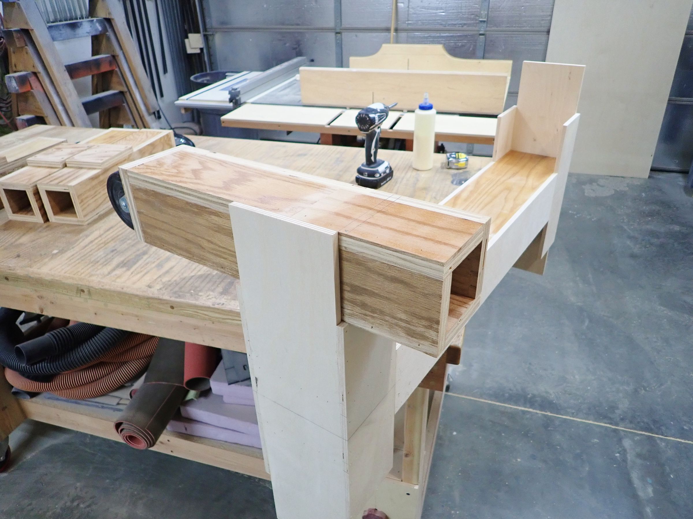 Make an Adjustable-Height Table With a Car Jack : 16 Steps (with ...