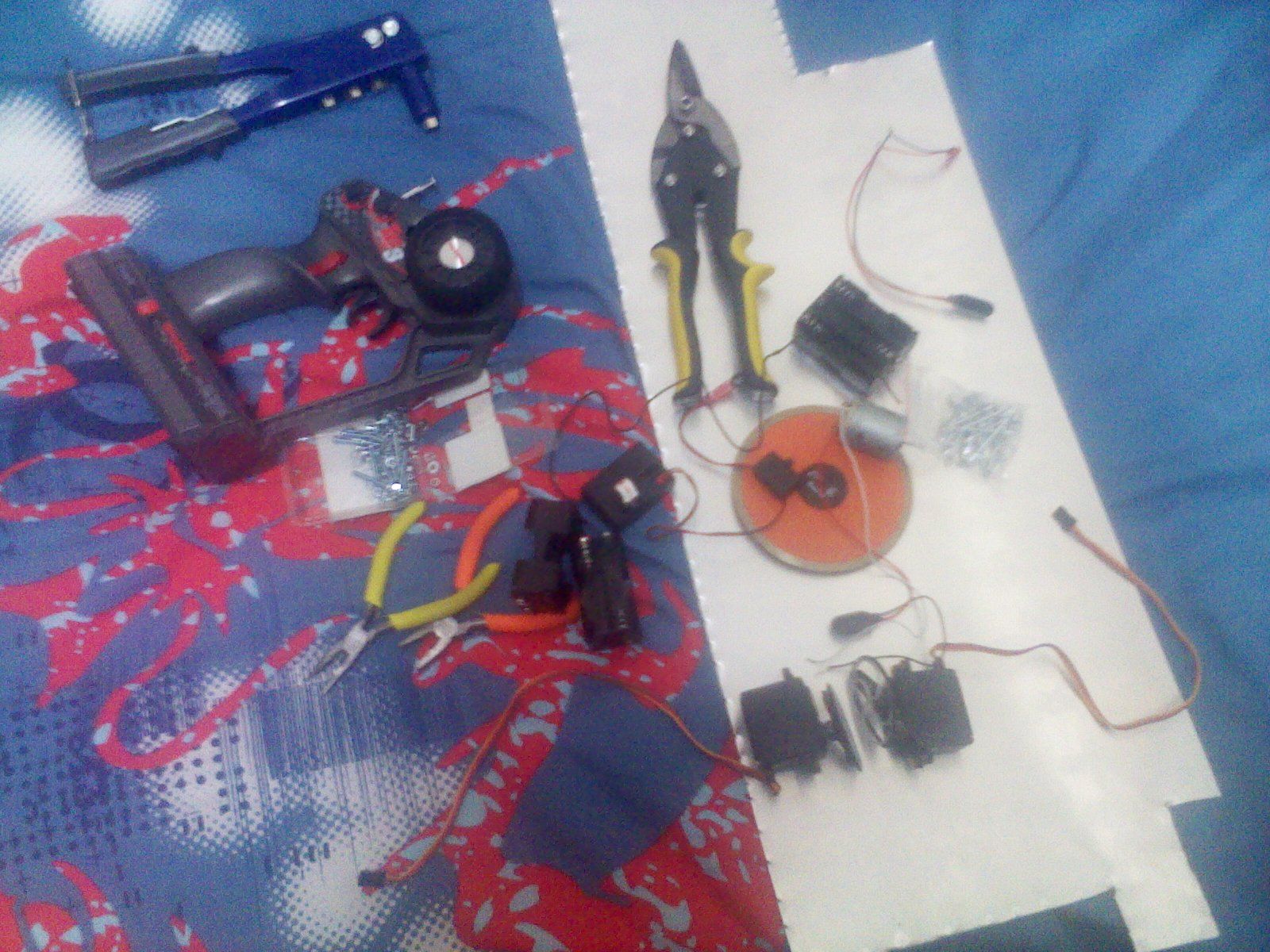 How to Make a Mini Battlebot : 11 Steps - Instructables